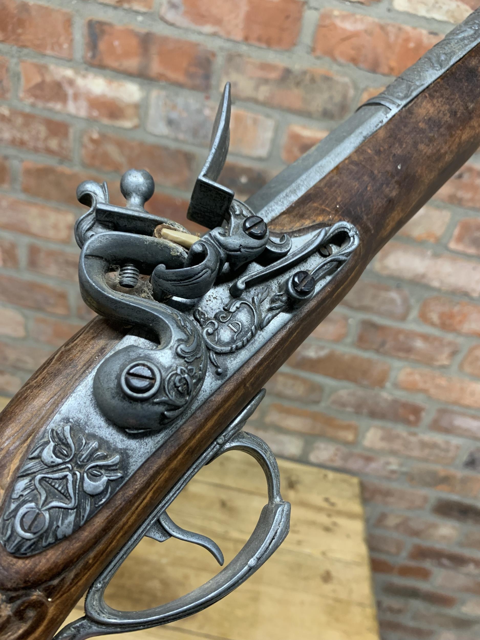 Replica flintlock blunderbuss, 81cm long