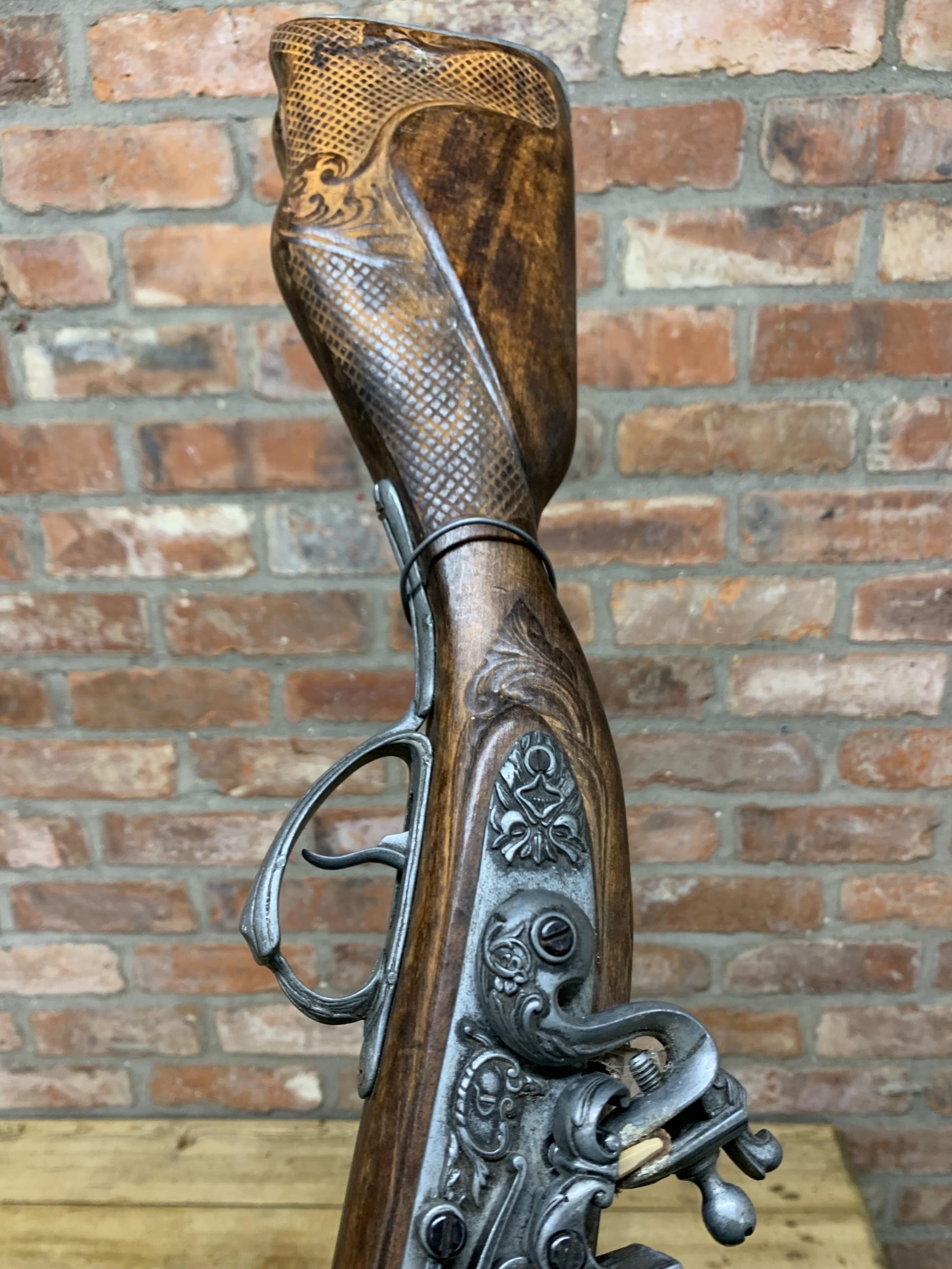 Replica flintlock blunderbuss, 81cm long