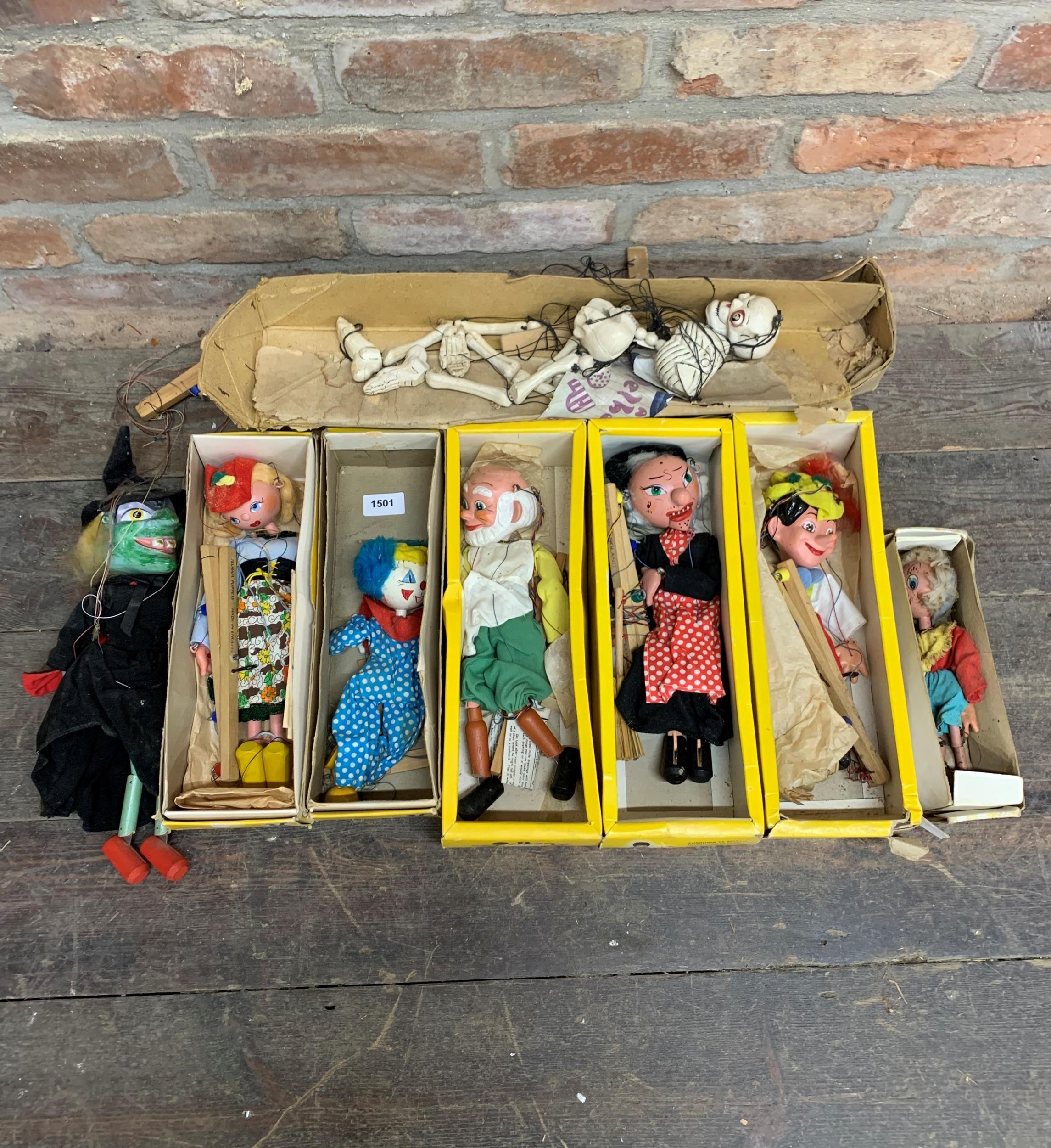 Quantity of vintage Pelham Puppets to include skeleton, Pinocchio ...