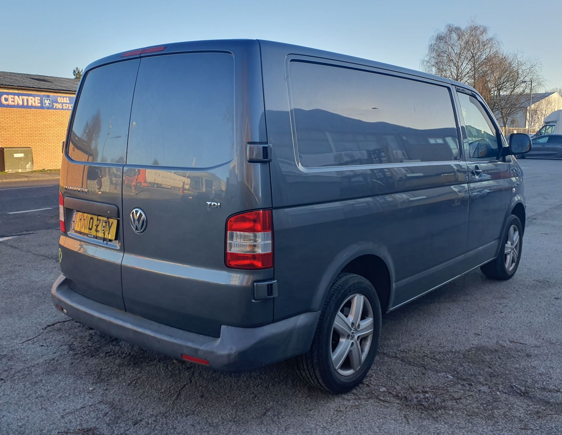 Make: Volkswagen Model: Transporter T Sporter T28 102 TDI SWB Reg: PX10 ...