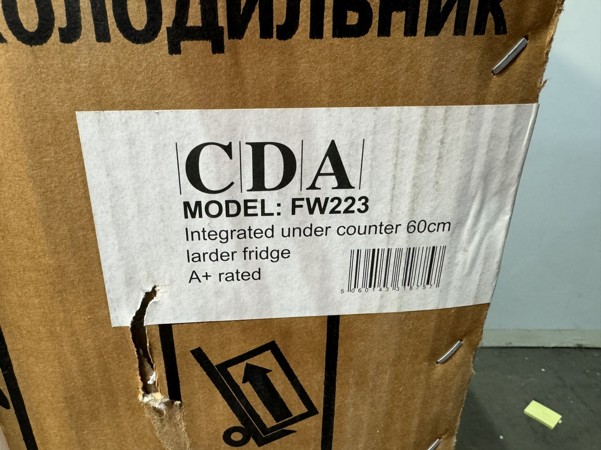 CDA Integrated Under Counter 60CM Larder Fridge Model: FW223 This lot ...