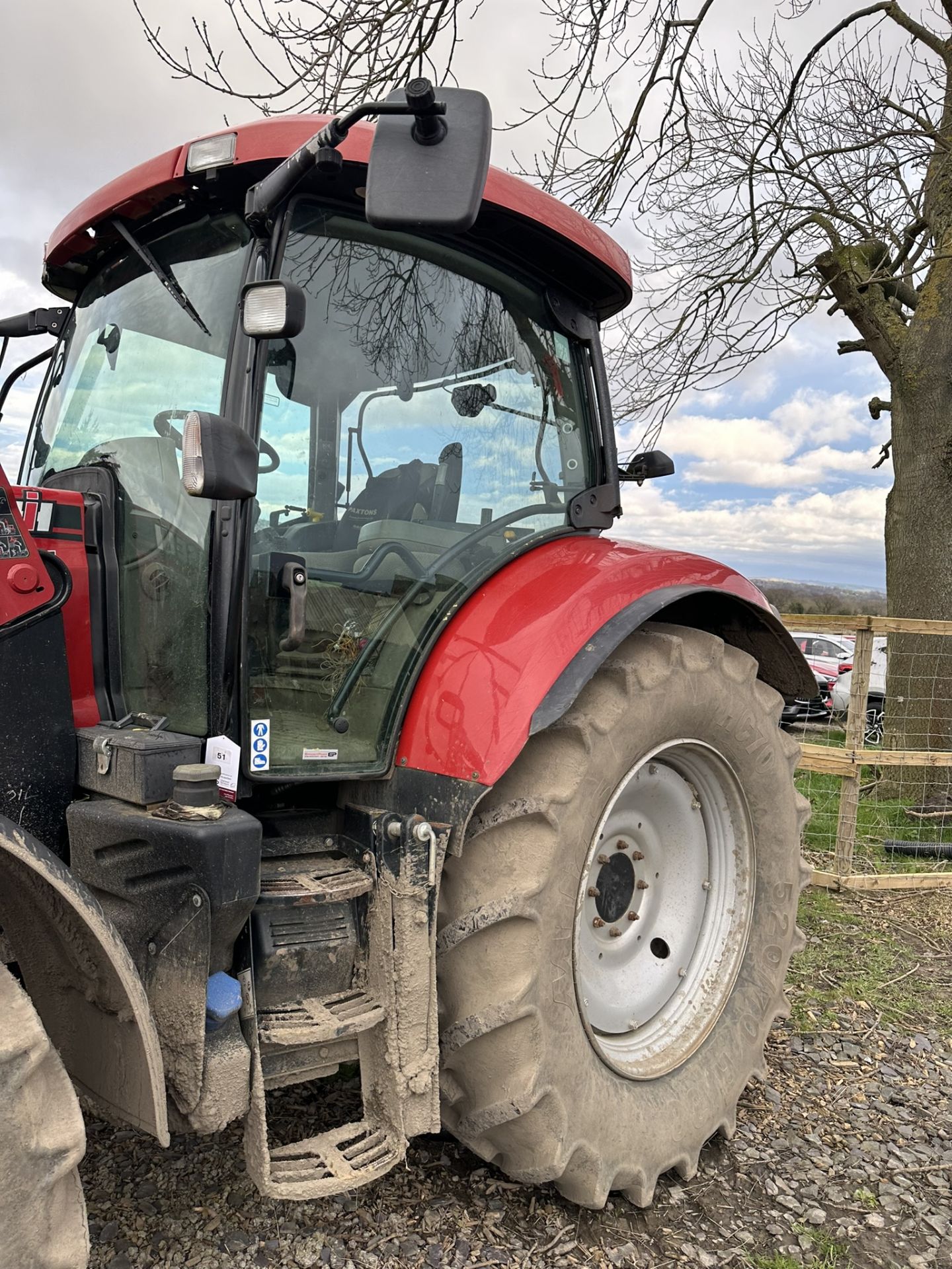 CASE tractor Model: IH MAXXUM 120 YOM: 2016 Hours: 1,978 * This lot is ...