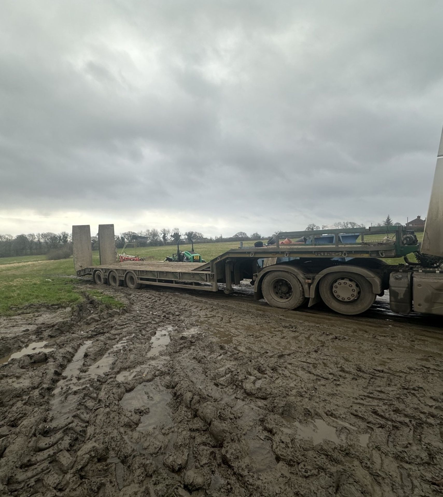 King low loader trailerModel: GTS48/3S/N: SKMGTSZ48HKT12164YOM: 2017 ...