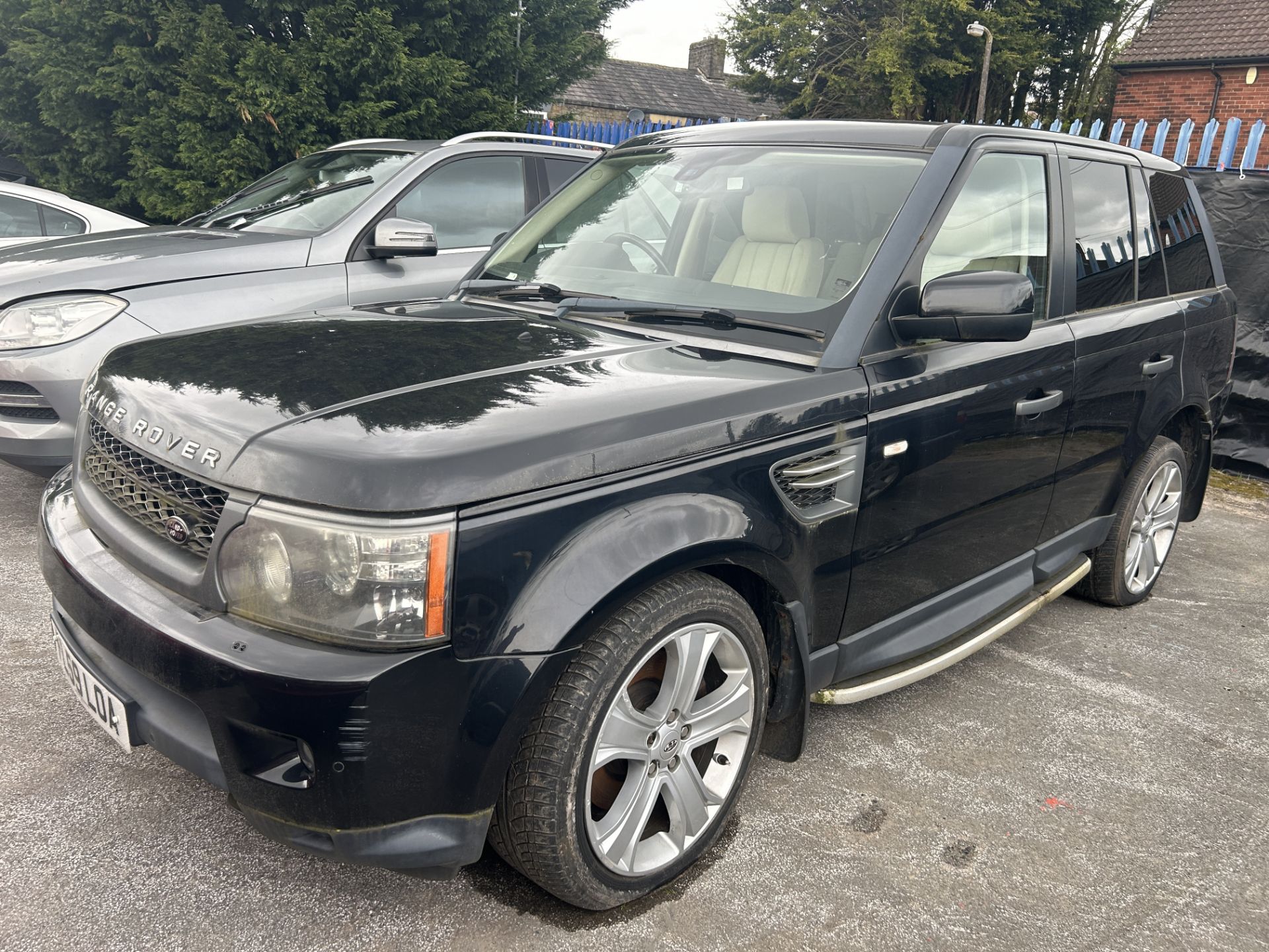 Land Rover Diesel Estate Model: Range Rover SP HSE TDV6 A Reg: FL59 LOA ...