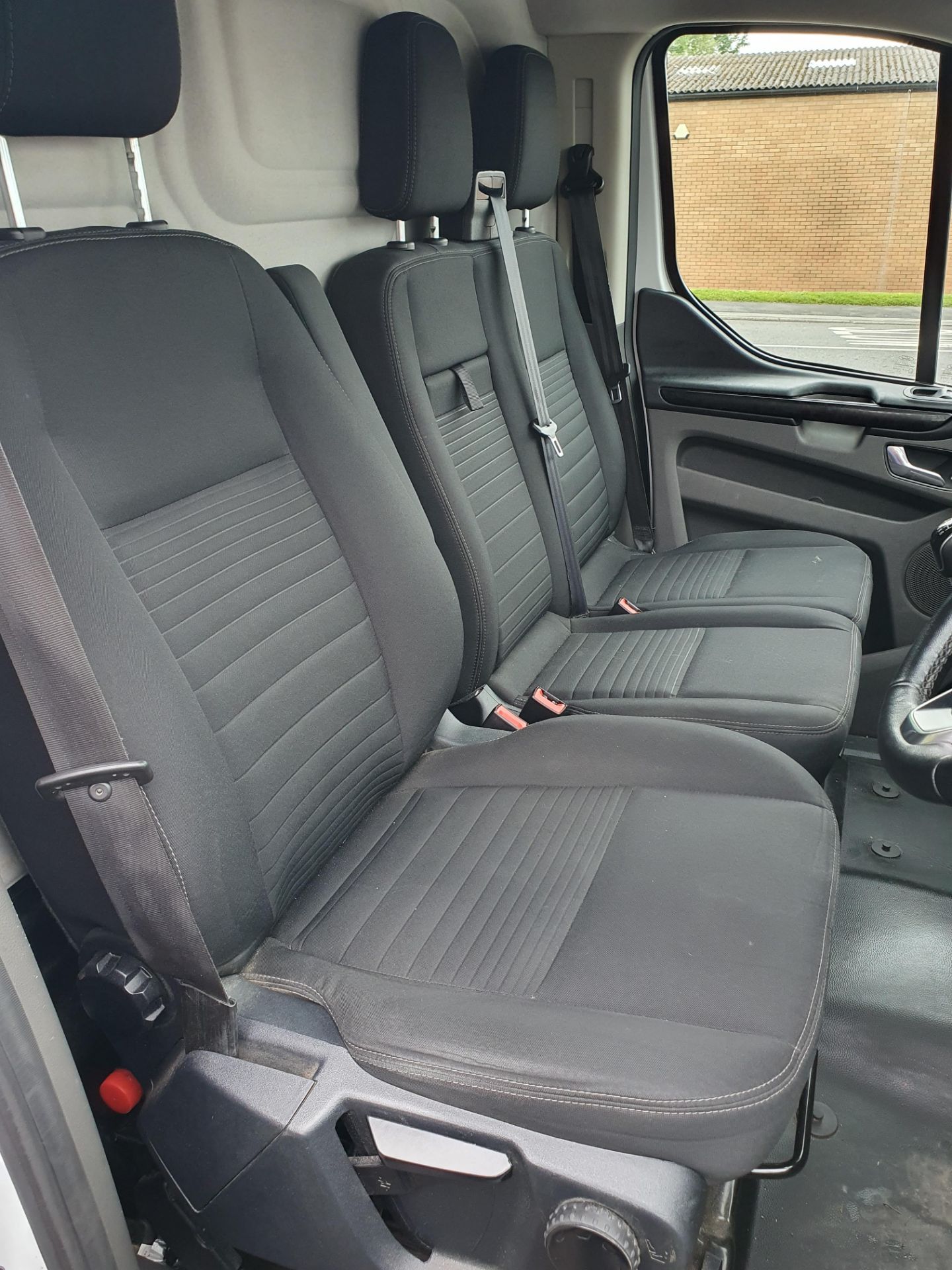 Make: Ford Model: Transit Custom 300LIMITD EBLUE Reg: WV70 VHM Mileage ...