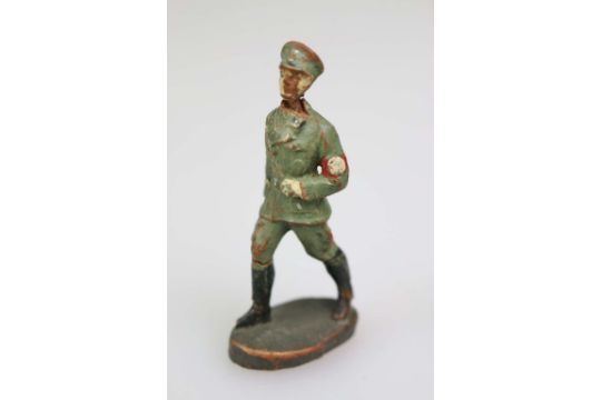 Konvolut von 16 Elastolin Soldaten mit Armbinden, militärische ...
