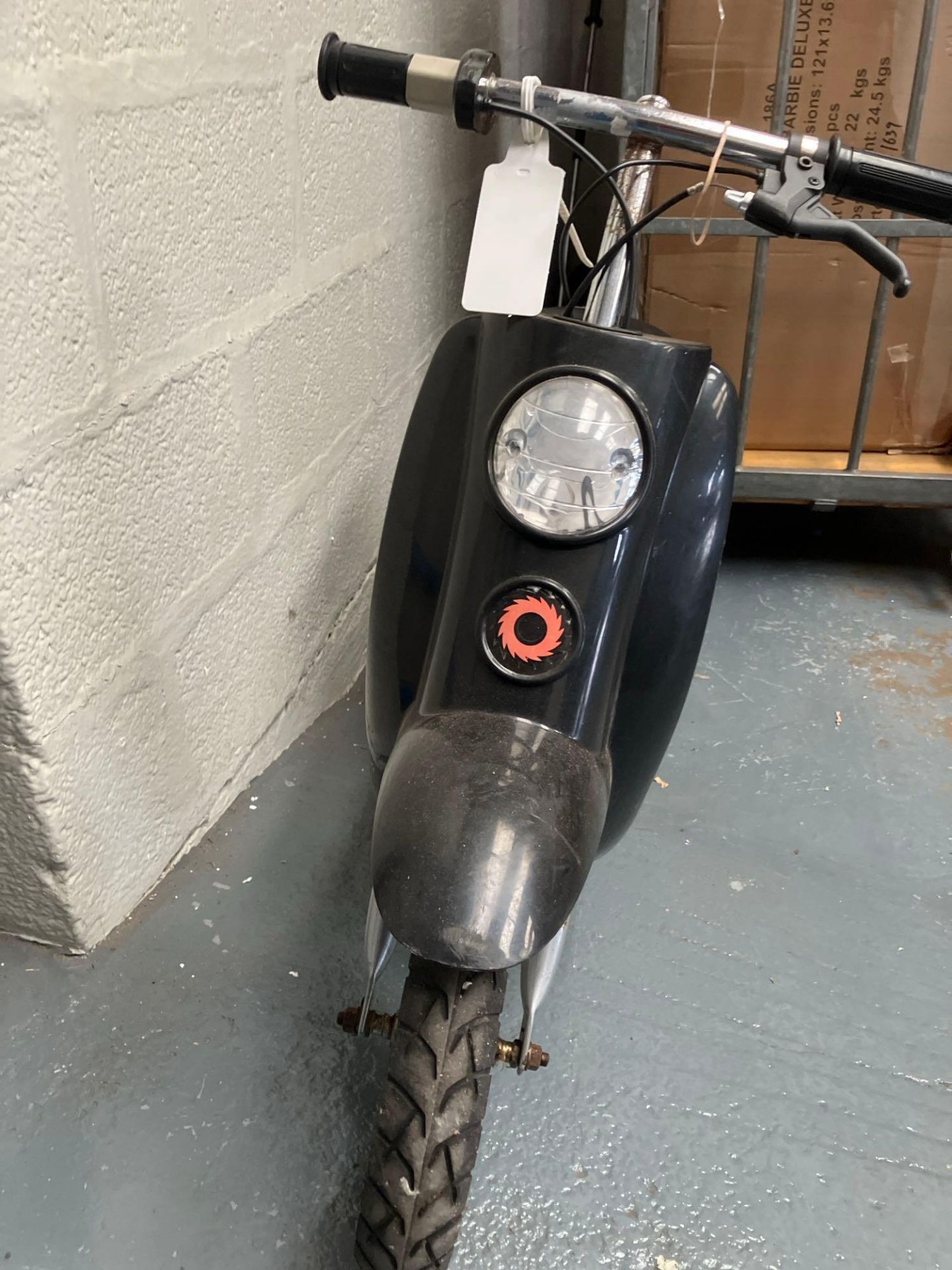 RAZOR ELECTRIC MOPED WITH CHARGER-9848