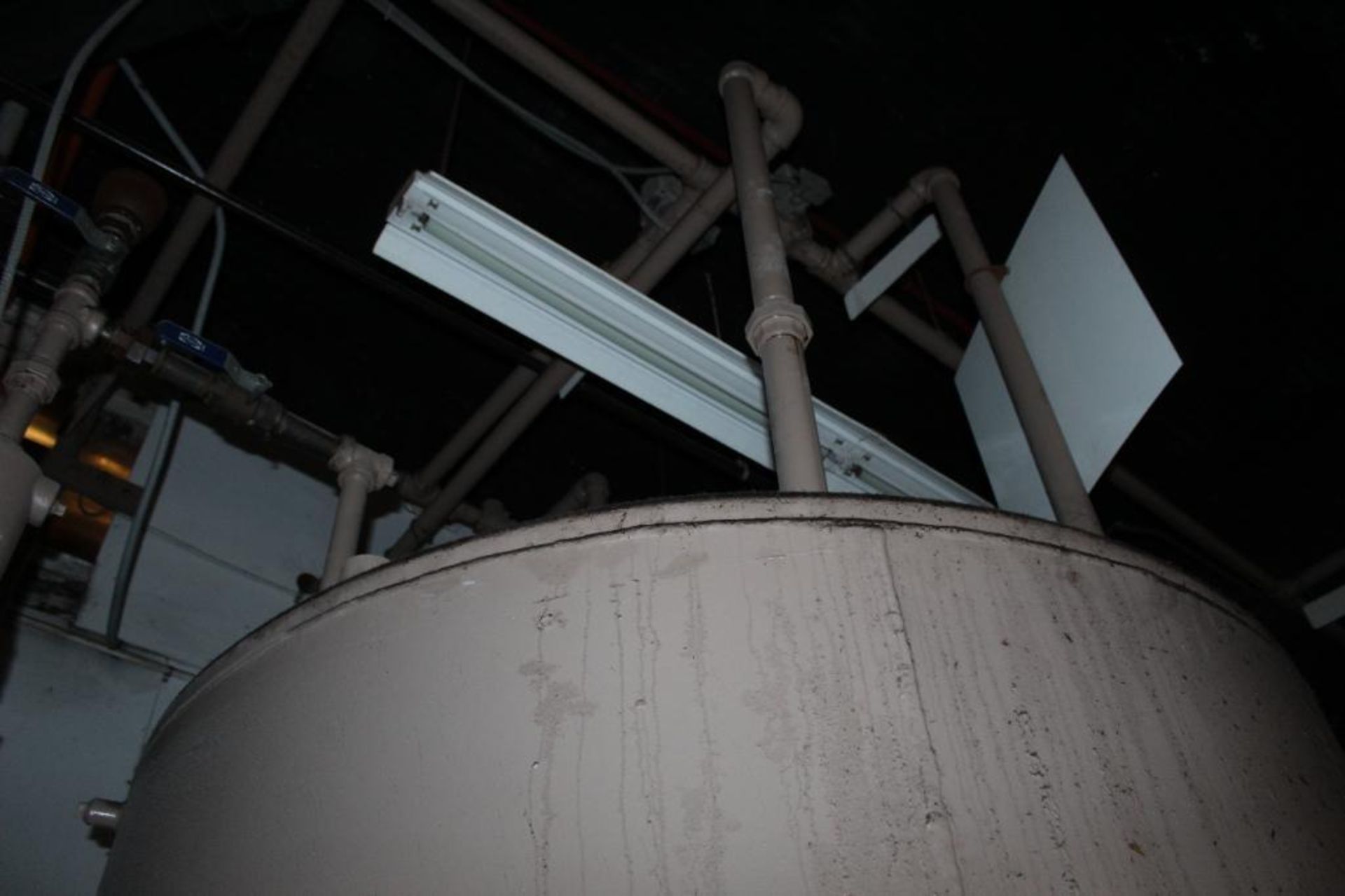 1700 Gallon Vertical Tank