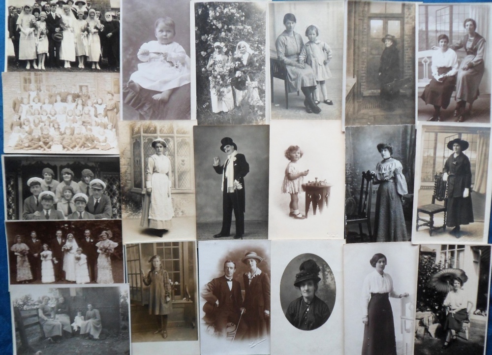 Postcards, Portraits, approx. 250 cards dating from the late 19th to ...