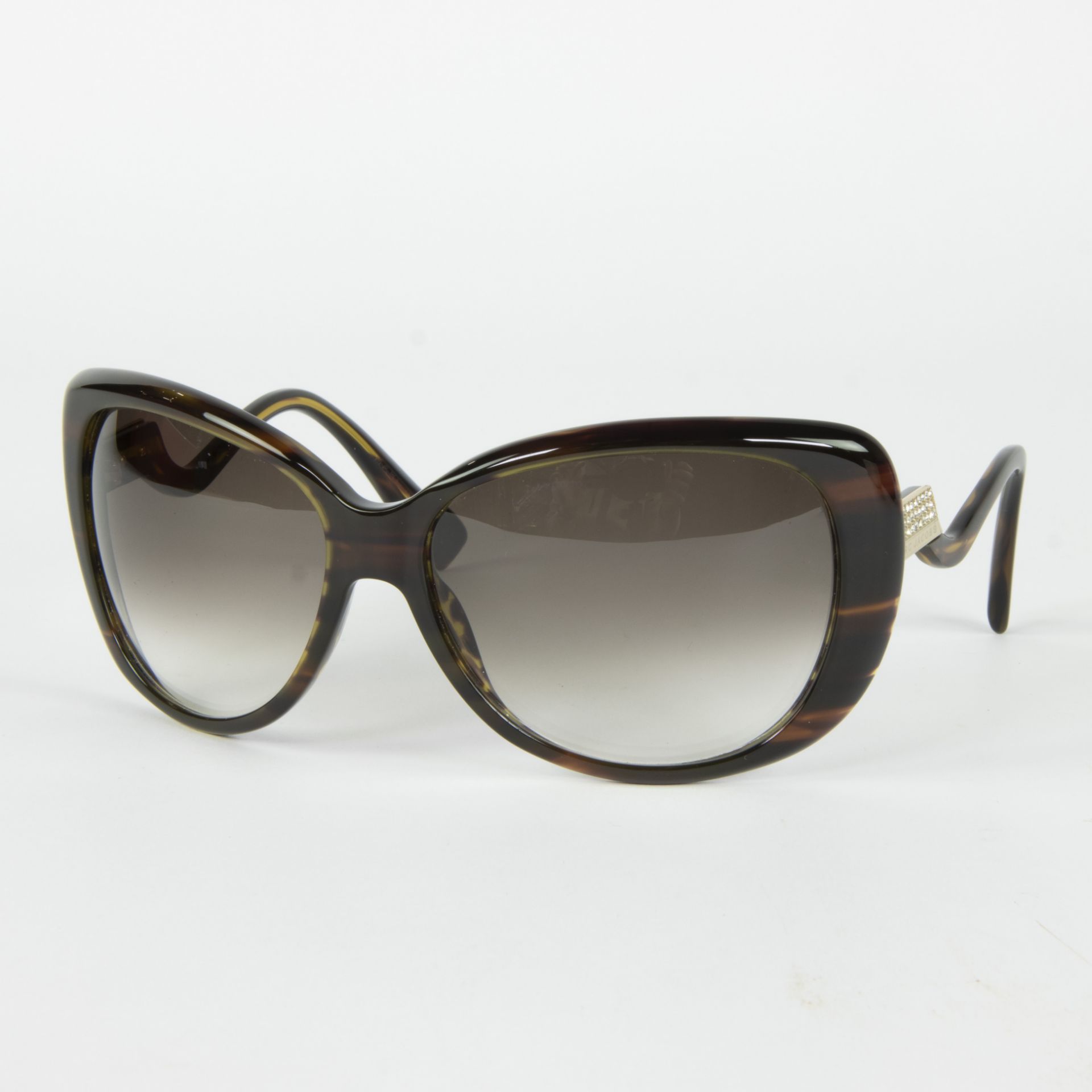 Marc JACOBS sunglasses with matching spectacle case, markedMarc JACOBS zonnebril met bijpassende