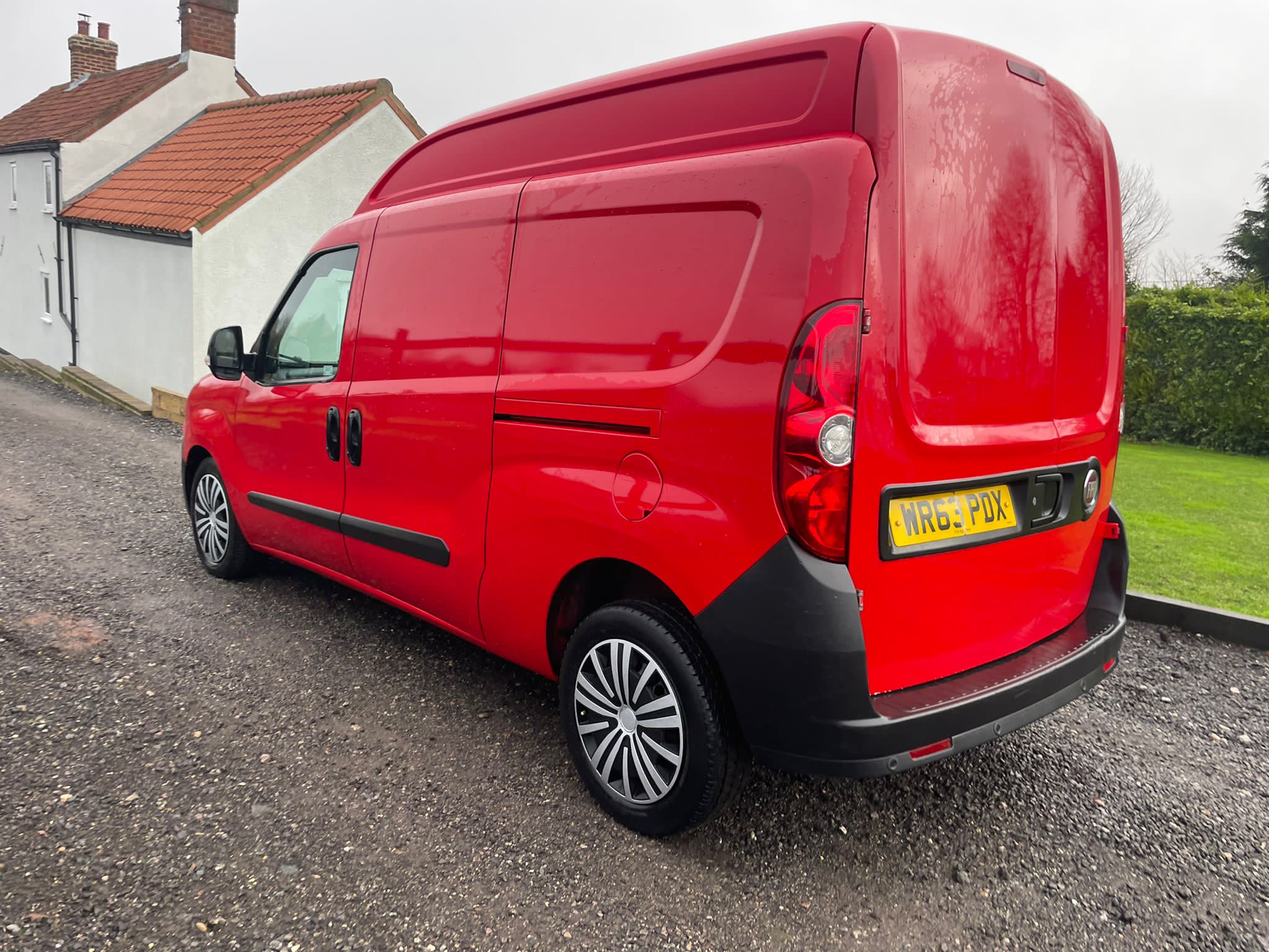 KB - 2013 FIAT DOBLO 16V XL MULTIJET LWB RED PANEL VAN *NO VAT* DATE OF ...