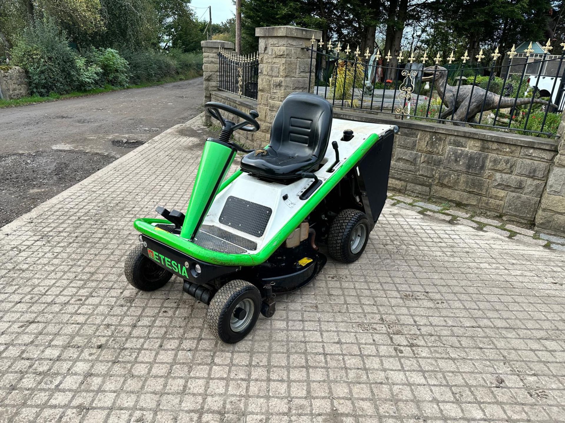 JA - ETESIA MKHP HYDRO 80 RIDE ON MOWER WITH REAR COLLECTOR *NO VAT ...