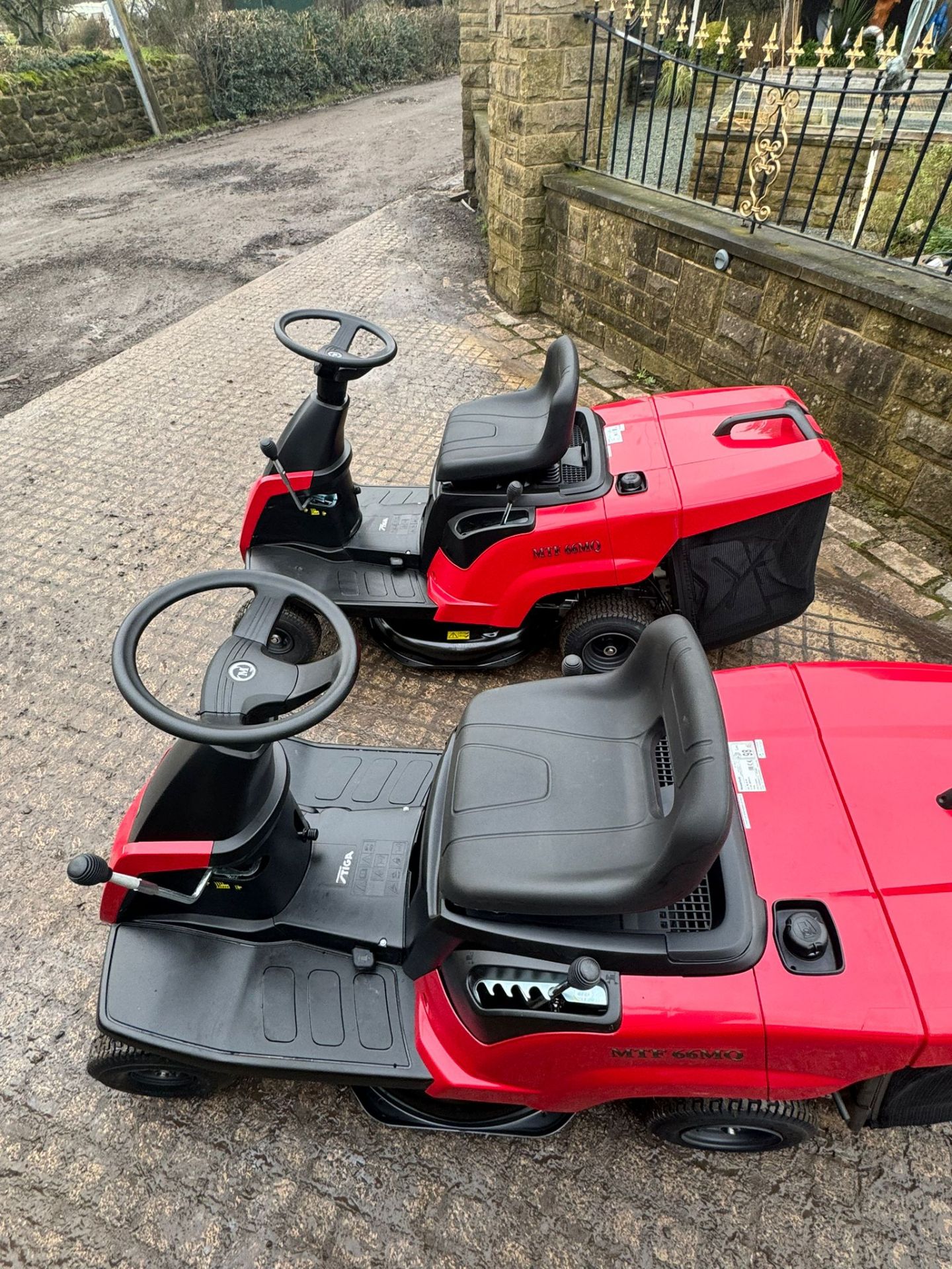 DA - NEW/UNUSED MOUNTFIELD MTF 66 MQ RIDE ON MOWER WITH REAR COLLECTOR ...