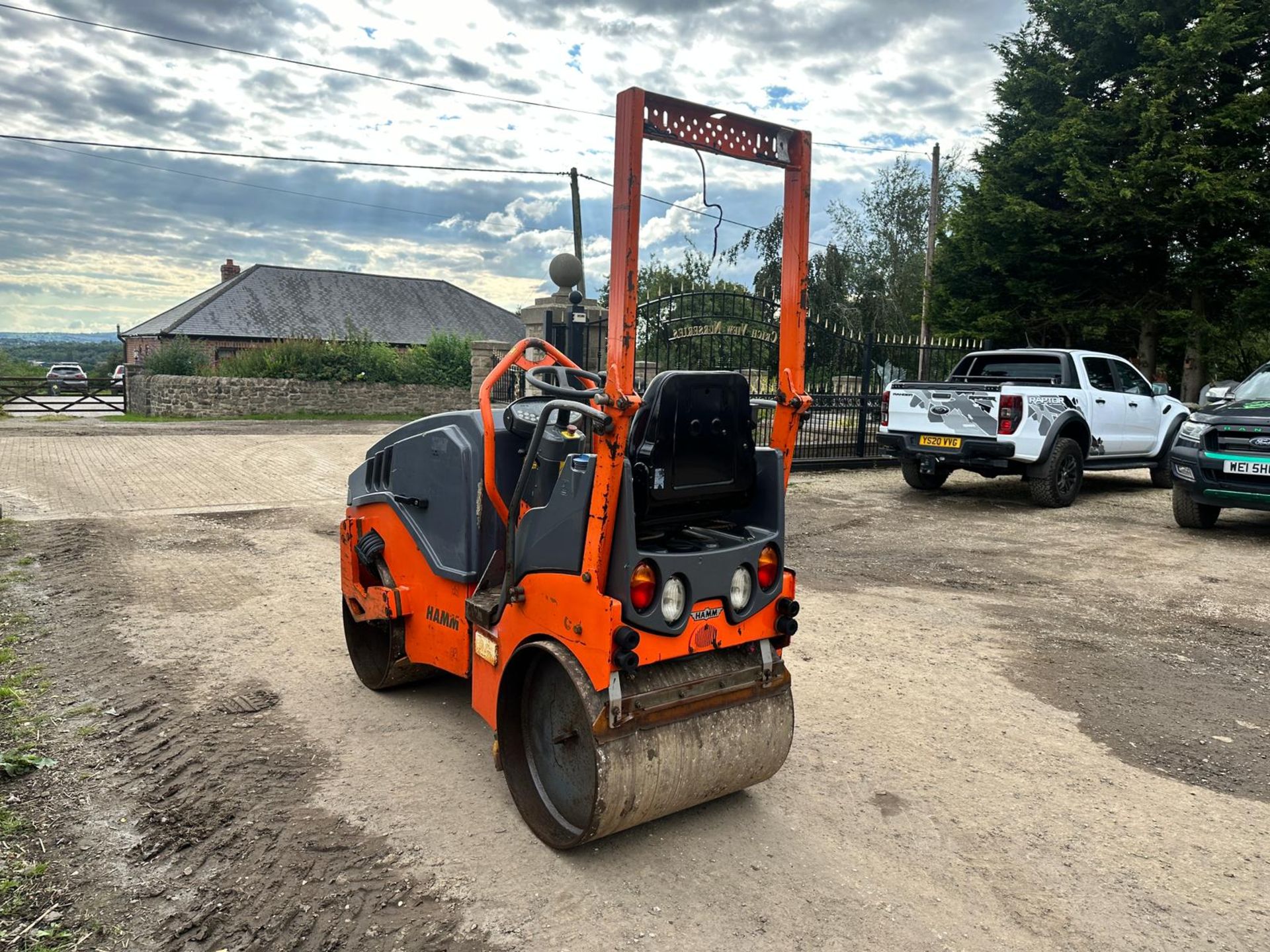 DS - 2011 HAMM HD8VV 800MM TWIN DRUM VIBRATING ROLLER *PLUS VAT* RUNS ...