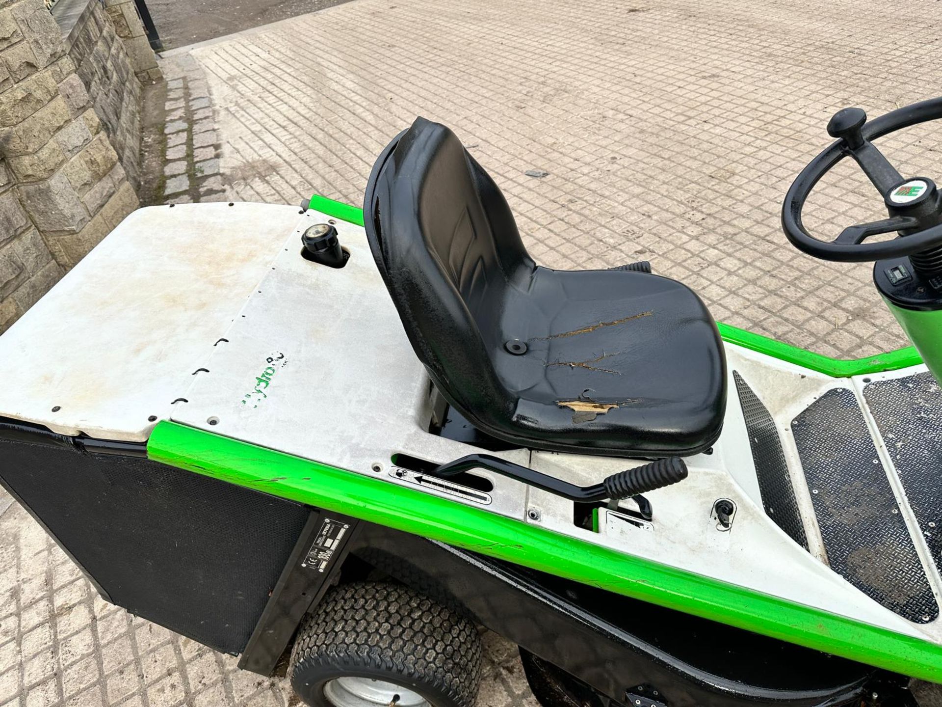 JA - ETESIA MKHP HYDRO 80 RIDE ON MOWER WITH REAR COLLECTOR *NO VAT ...