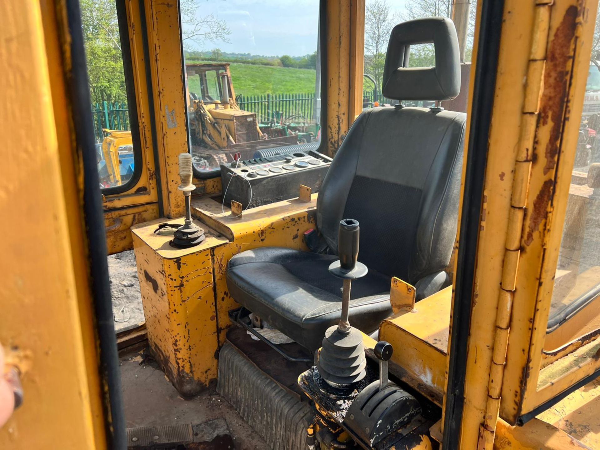 DS - LIEBHERR LR621B TRACKED DROTT WITH 3 IN 1 BUCKET *PLUS VAT ...