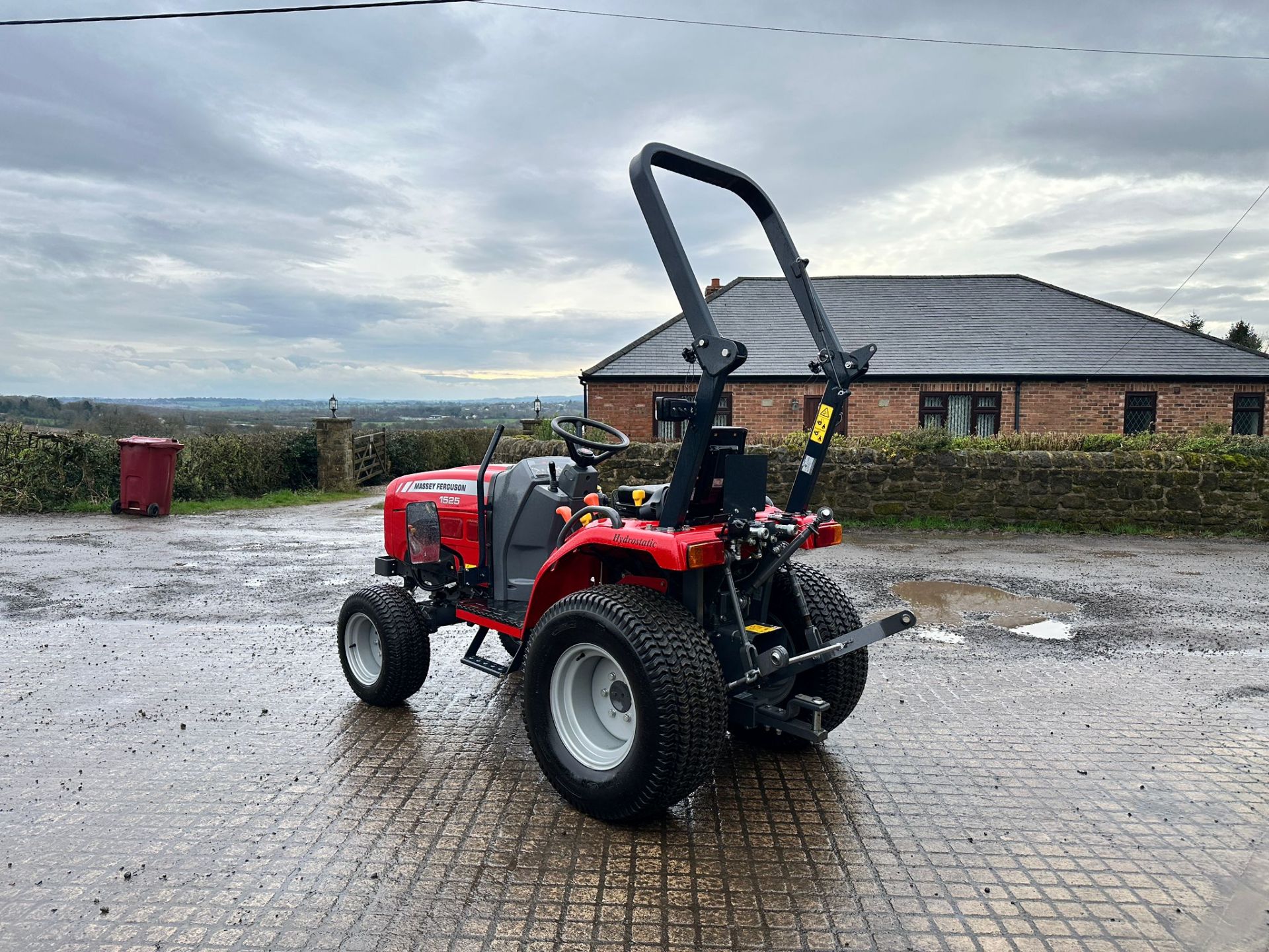 DS - NEW/UNUSED MASSEY FERGUSON 1525 25HP 4WD COMPACT TRACTOR *PLUS VAT ...