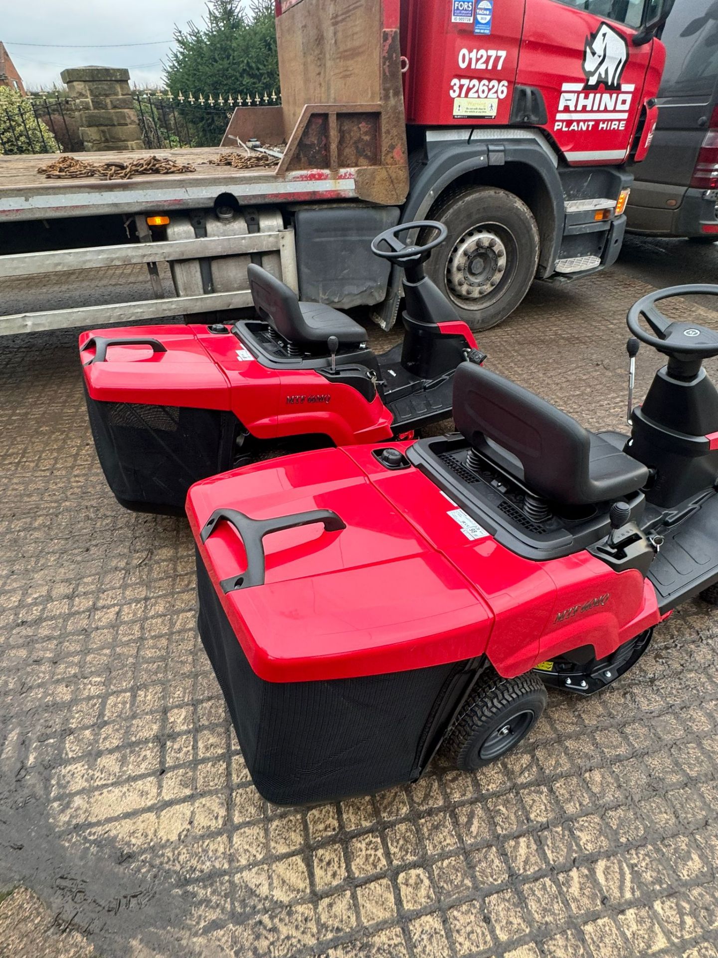 DA - NEW/UNUSED MOUNTFIELD MTF 66 MQ RIDE ON MOWER WITH REAR COLLECTOR ...
