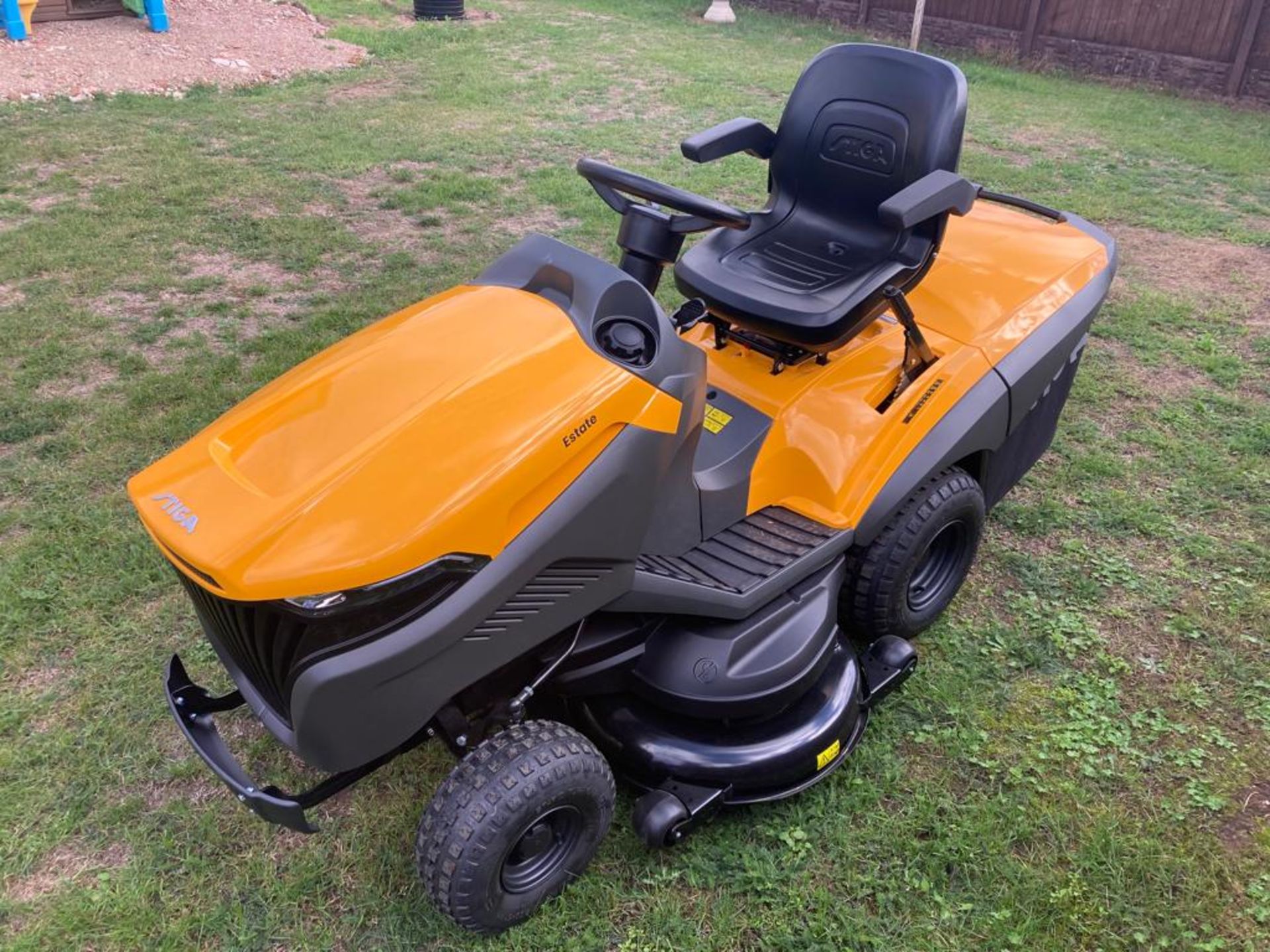 PJ - BRAND NEW STIGA ESTATE 9122W, 48” cut, rear collection ...