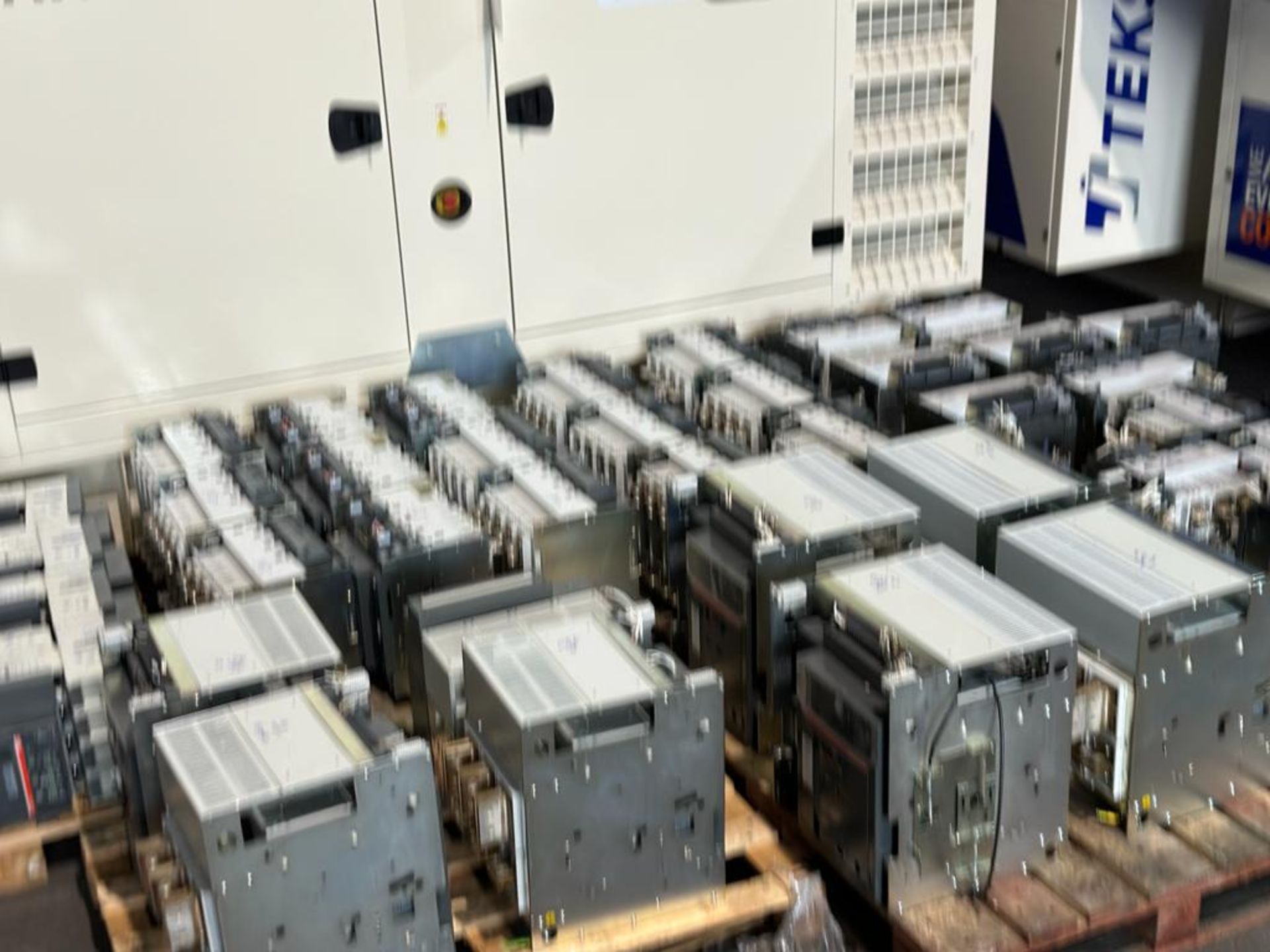 FWP - ABB SACE Emax X1 Retractable Air Circuit Breaker 4P 1000 Amps ...
