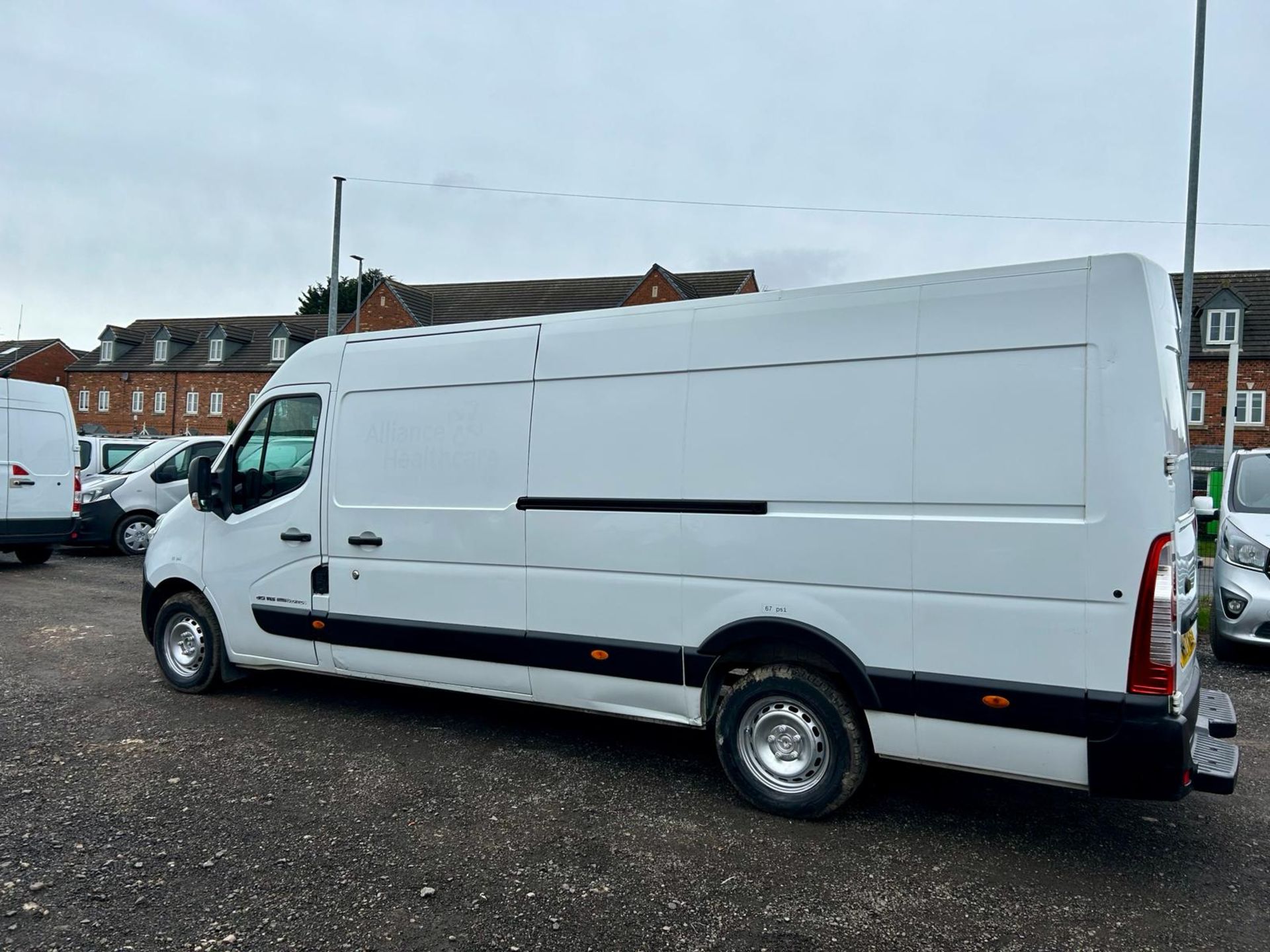ABC - 2017 RENAULT MASTER LML35 B-NESS ENERGY DCI WHITE PANEL VAN *NO ...