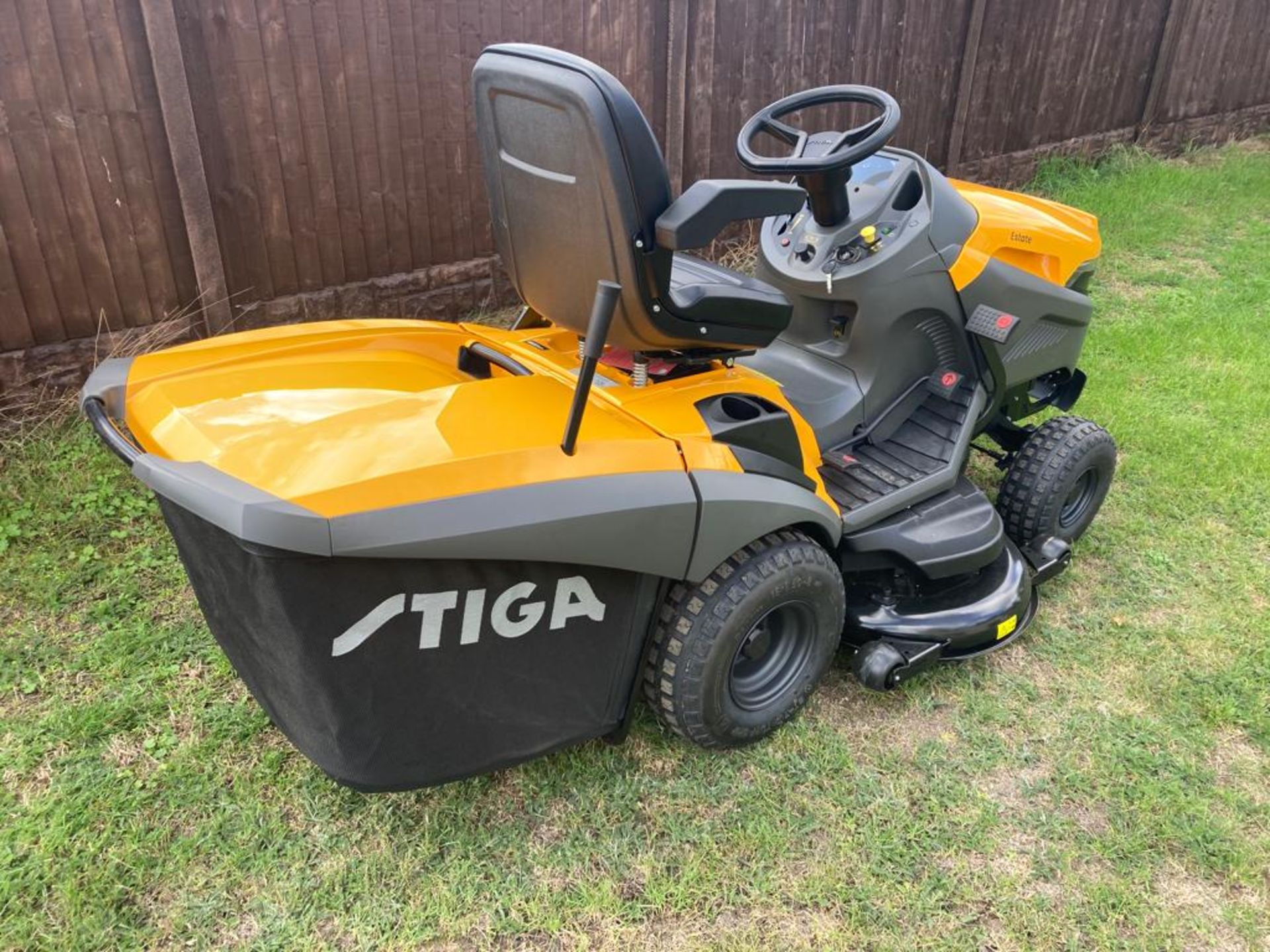 PJ - BRAND NEW STIGA ESTATE 9122W, 48” cut, rear collection ...
