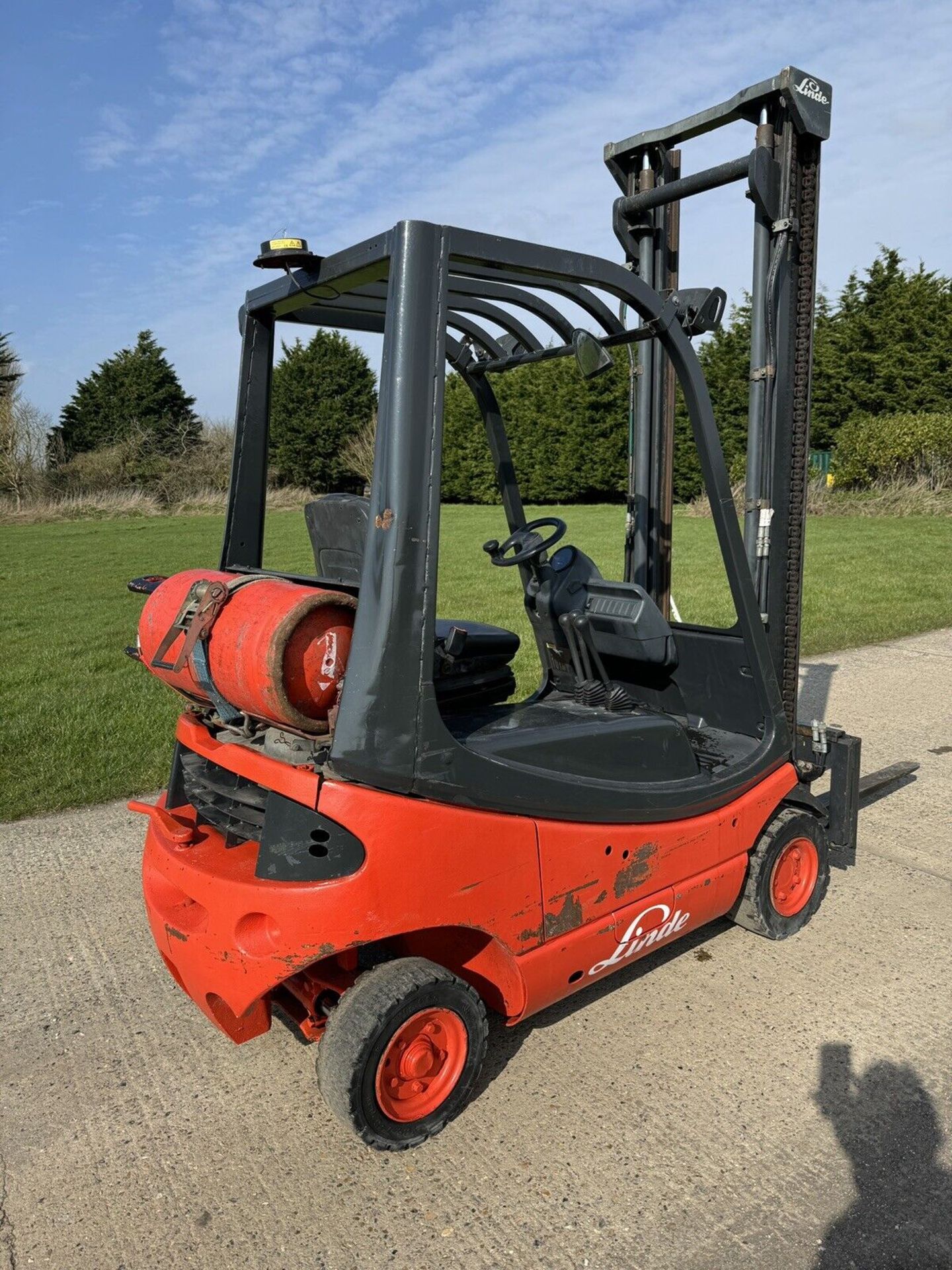 LINDE, H16 - Gas Forklift Truck Linde forklift truck. 1.6 Tonne lift ...