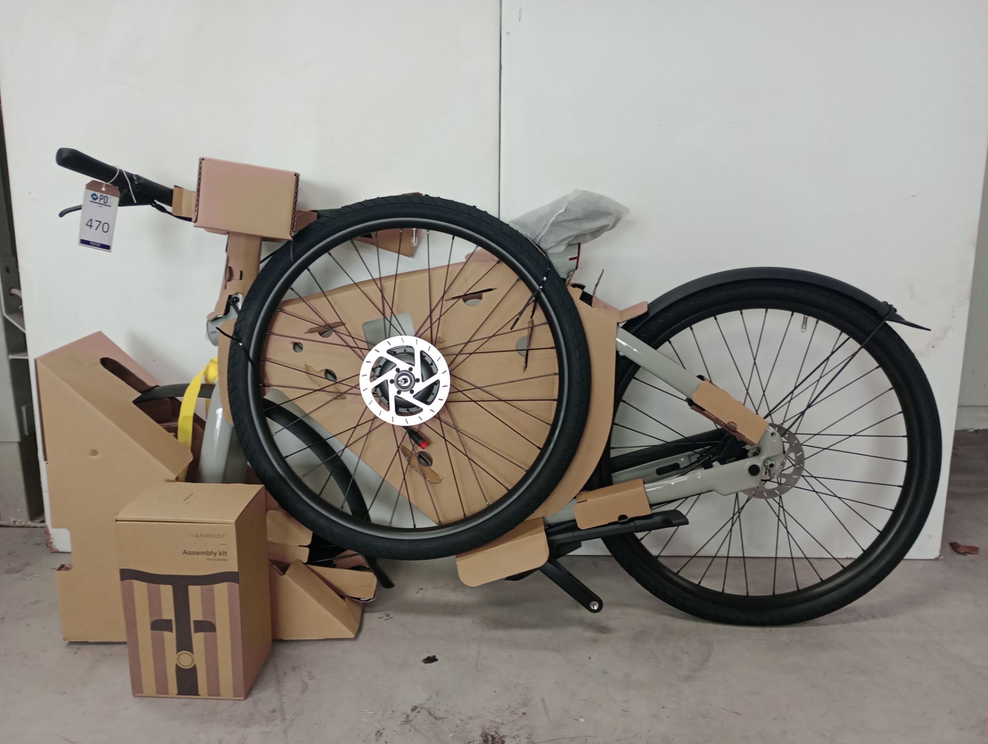 VanMoof S5 Electric Bike, Frame Number AST52K11688I, Serial Number ...