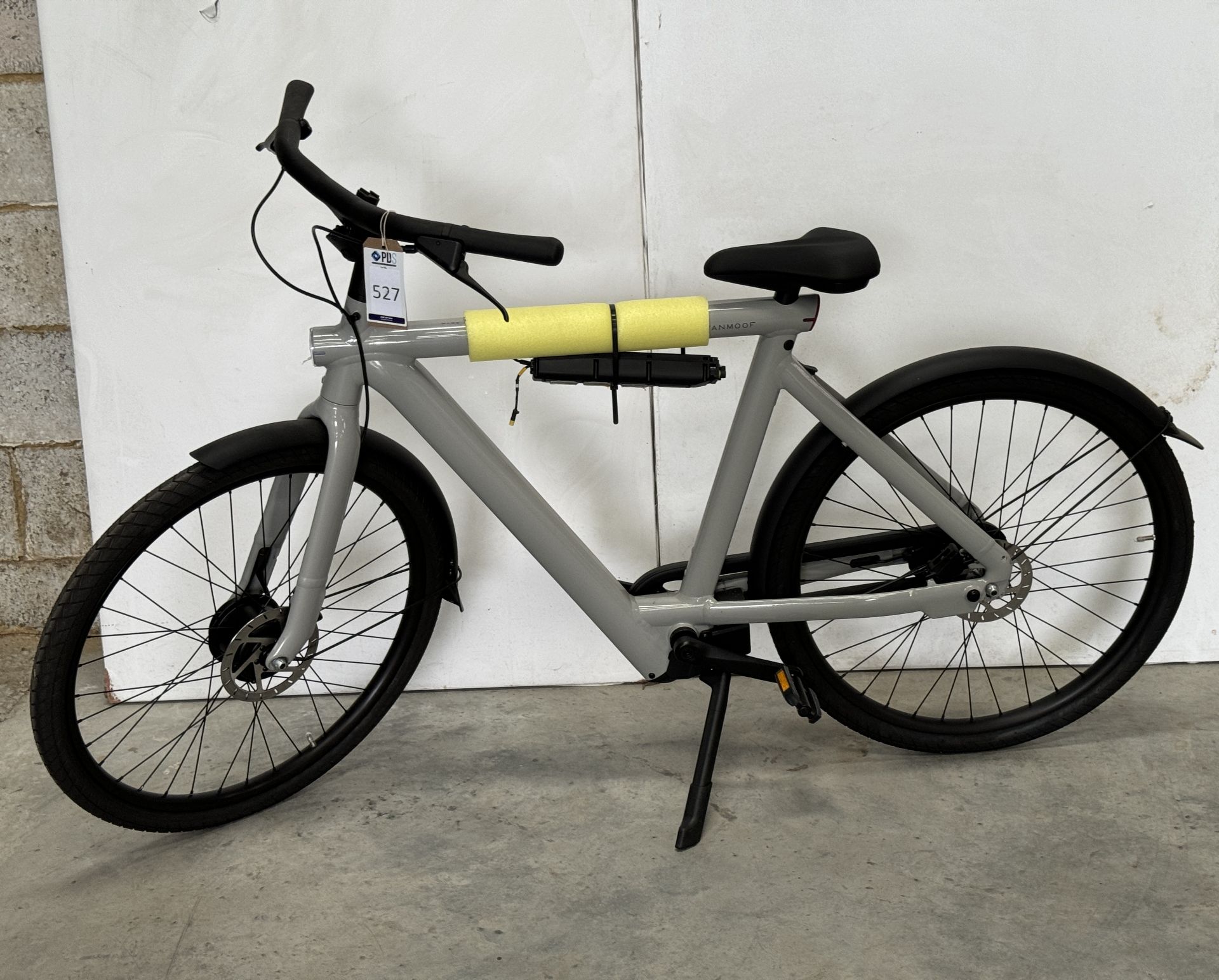 VanMoof S5 Electric Bike, Frame Number AST52G00948I, Serial Number ...