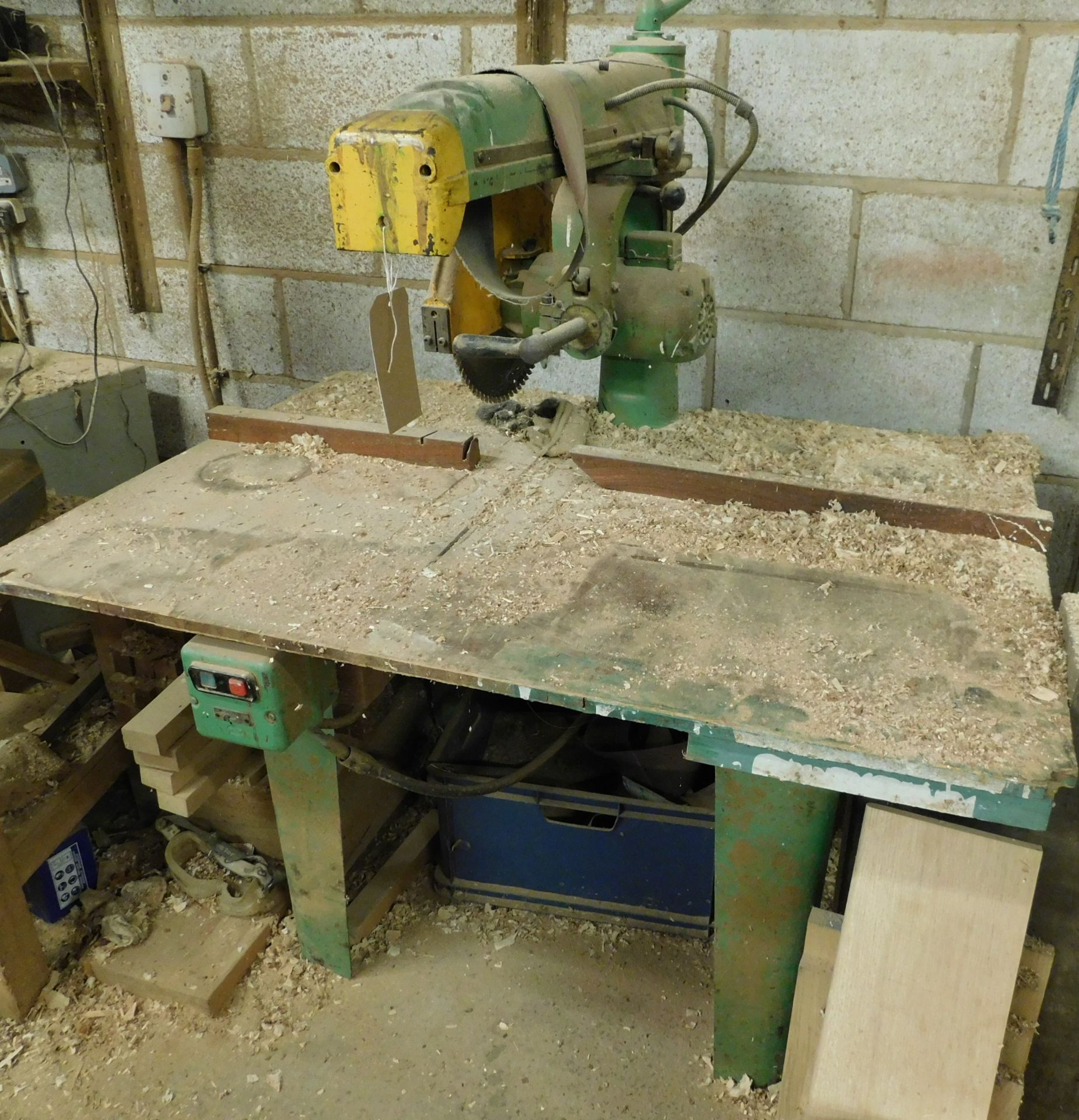 Wadkin Bursgreen Adjustable Pull Out Saw, 3-Phase (Location Wigan ...