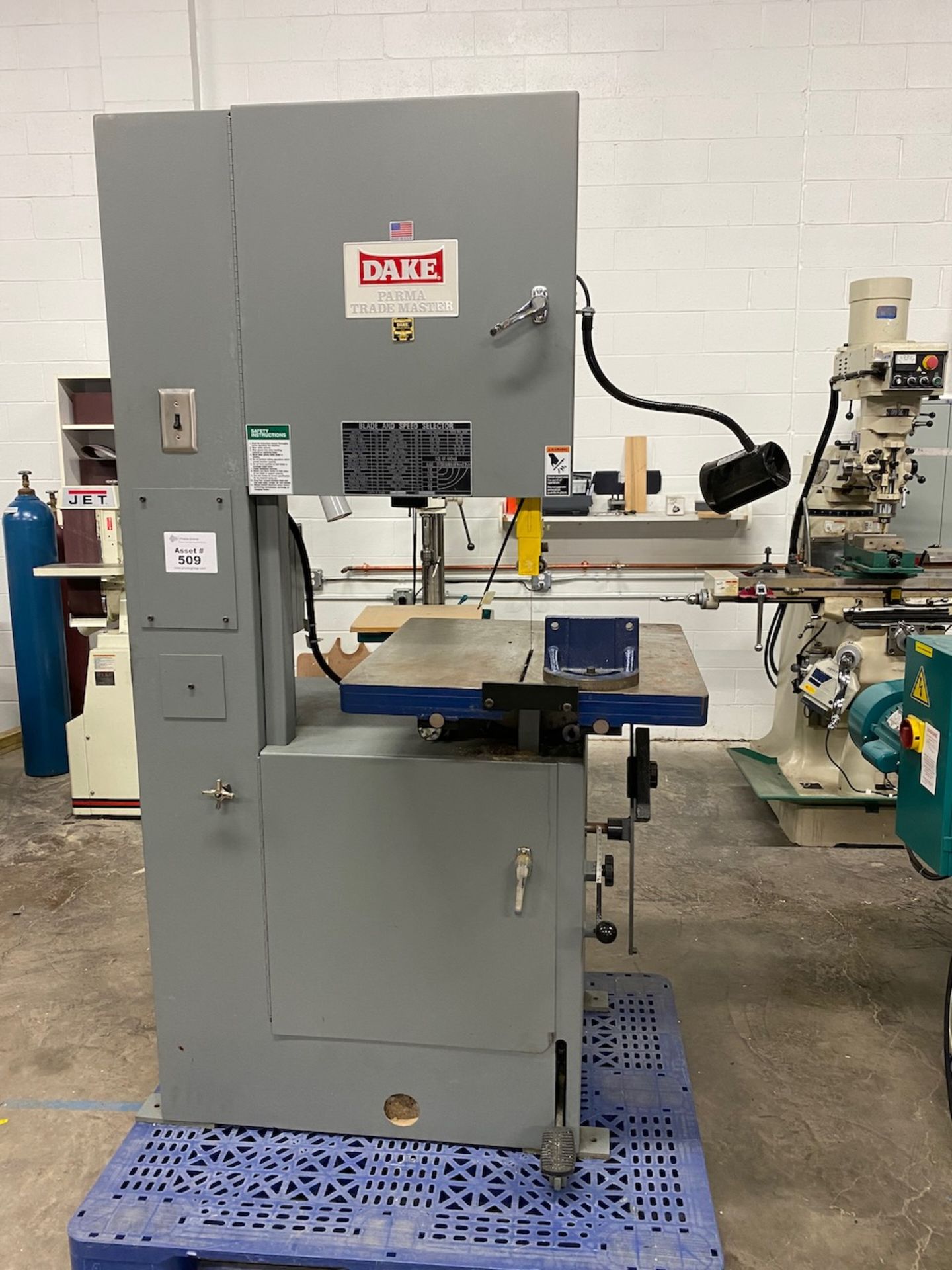 Dake Vertical Bandsaw model 988070-2, S/N 2347469, 125/250V, 30A ...