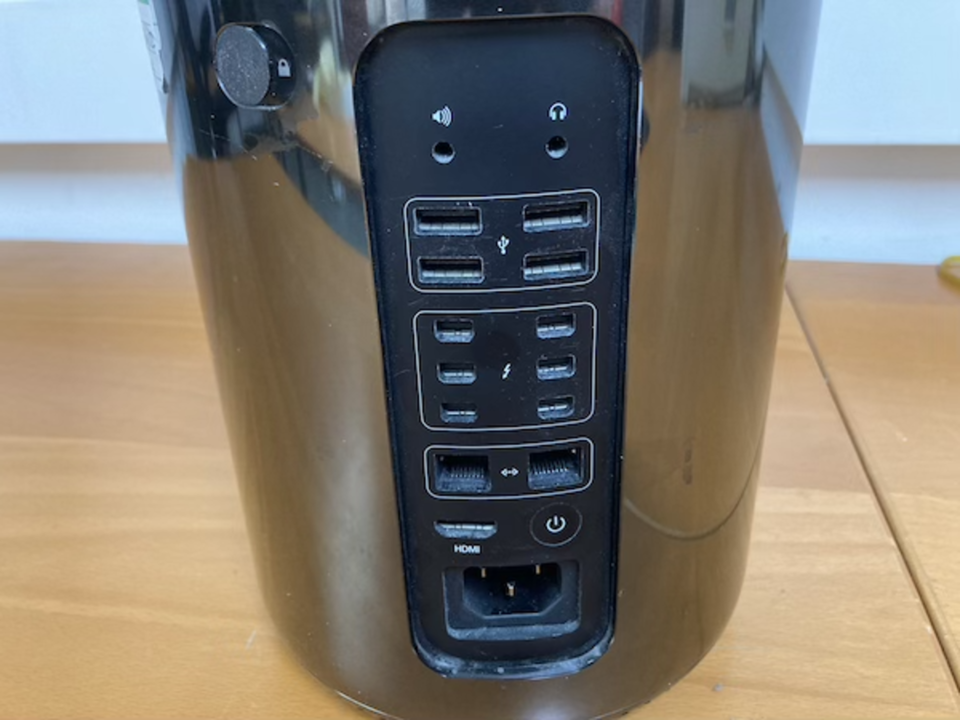 Apple MacPro A1481 tower personal computer A1481 Mac Pro (2013) Xeon E5 ...