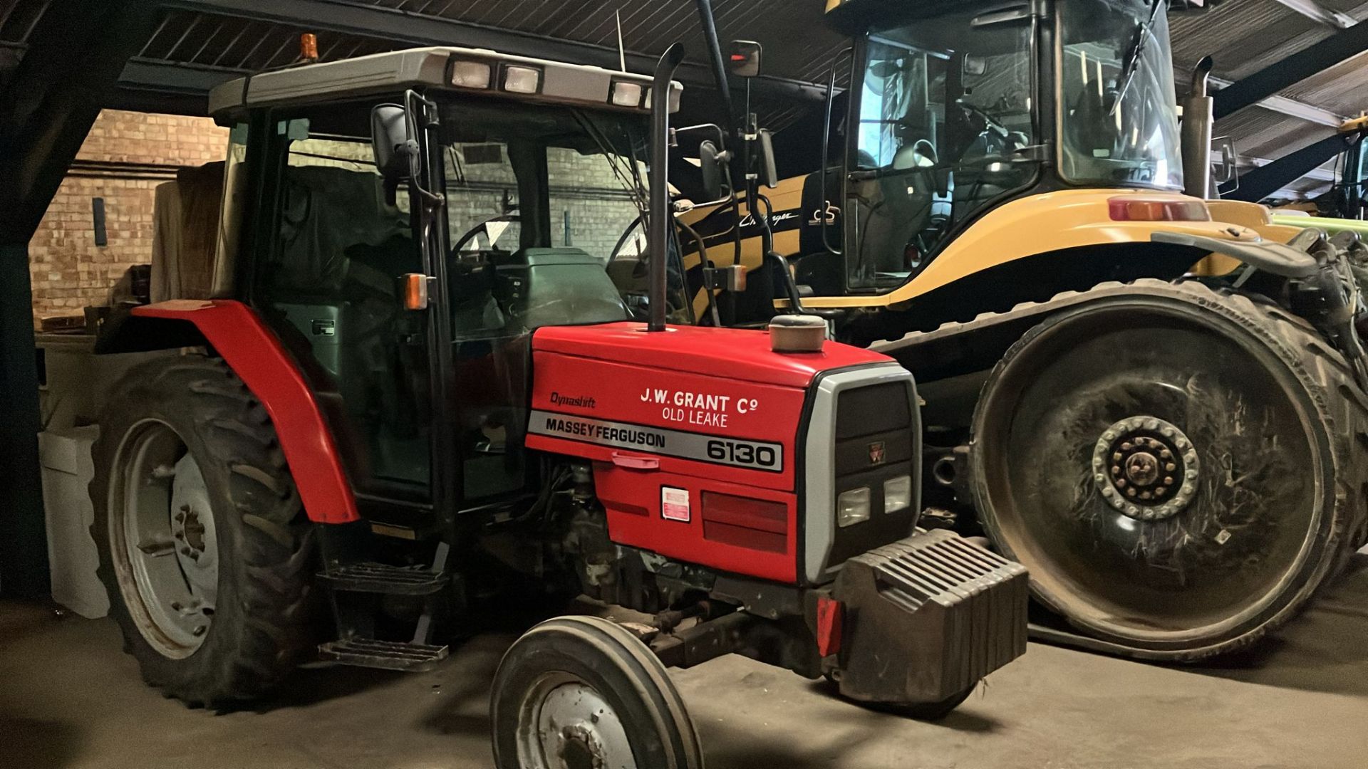 (97) Massey Ferguson 6130 2WD dynashift tractor 10 x 45kg front leaf ...
