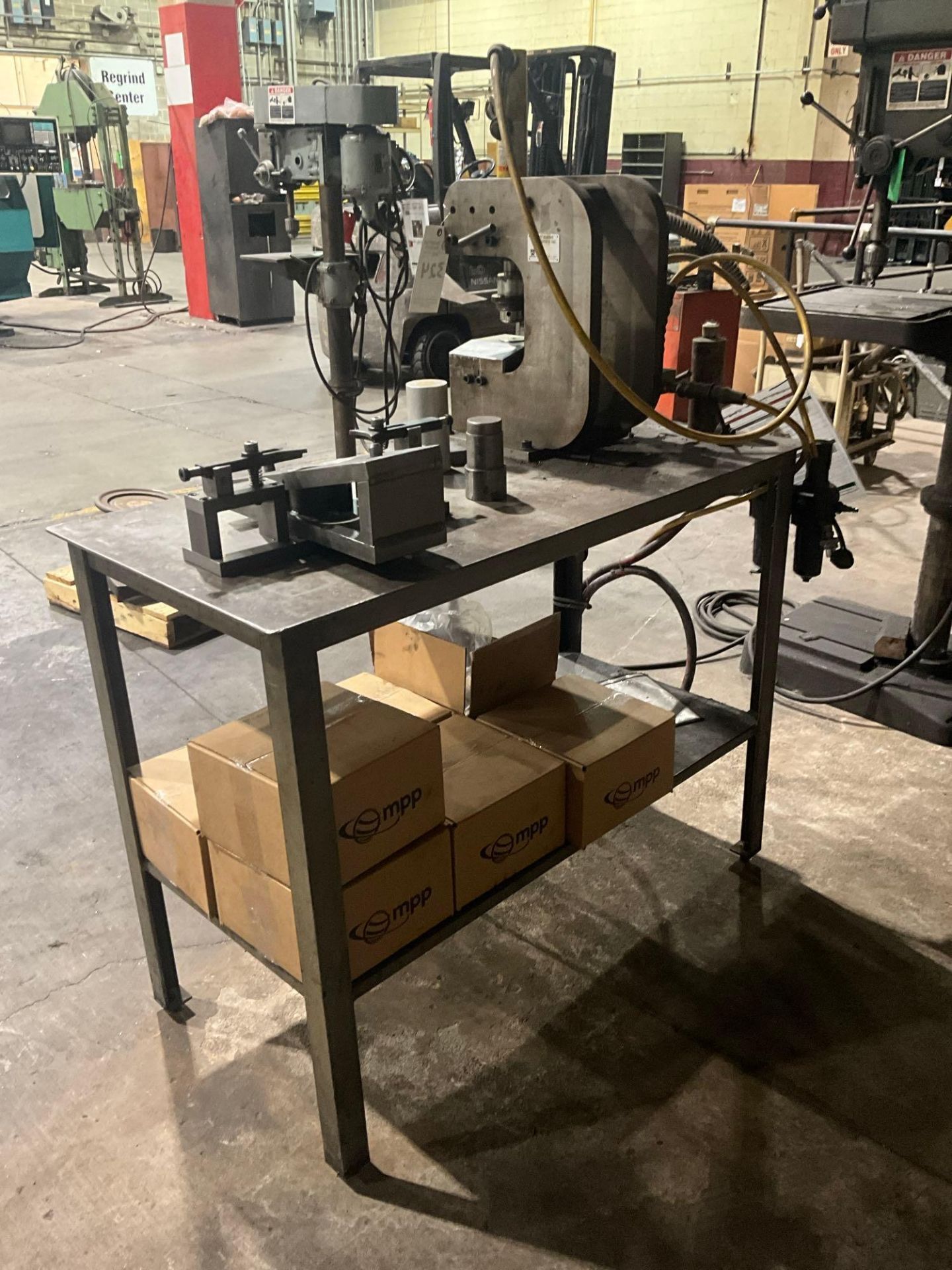PNEUMATIC PRESS WITH BENCH AND JIG