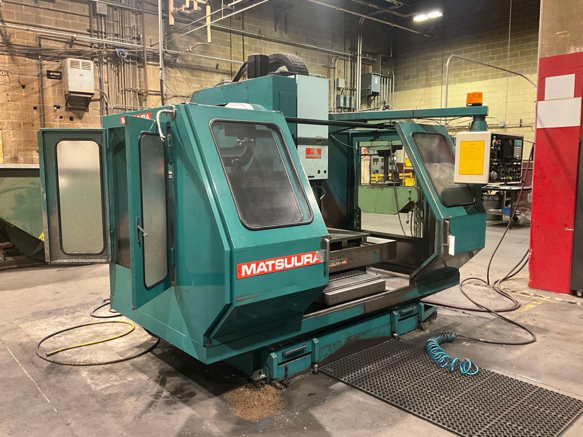 MATSUURA MC-760VX YEAR 1990 VMC X:30" Y:16"Z:19" POWER:15 HP RPM:6,000 ...
