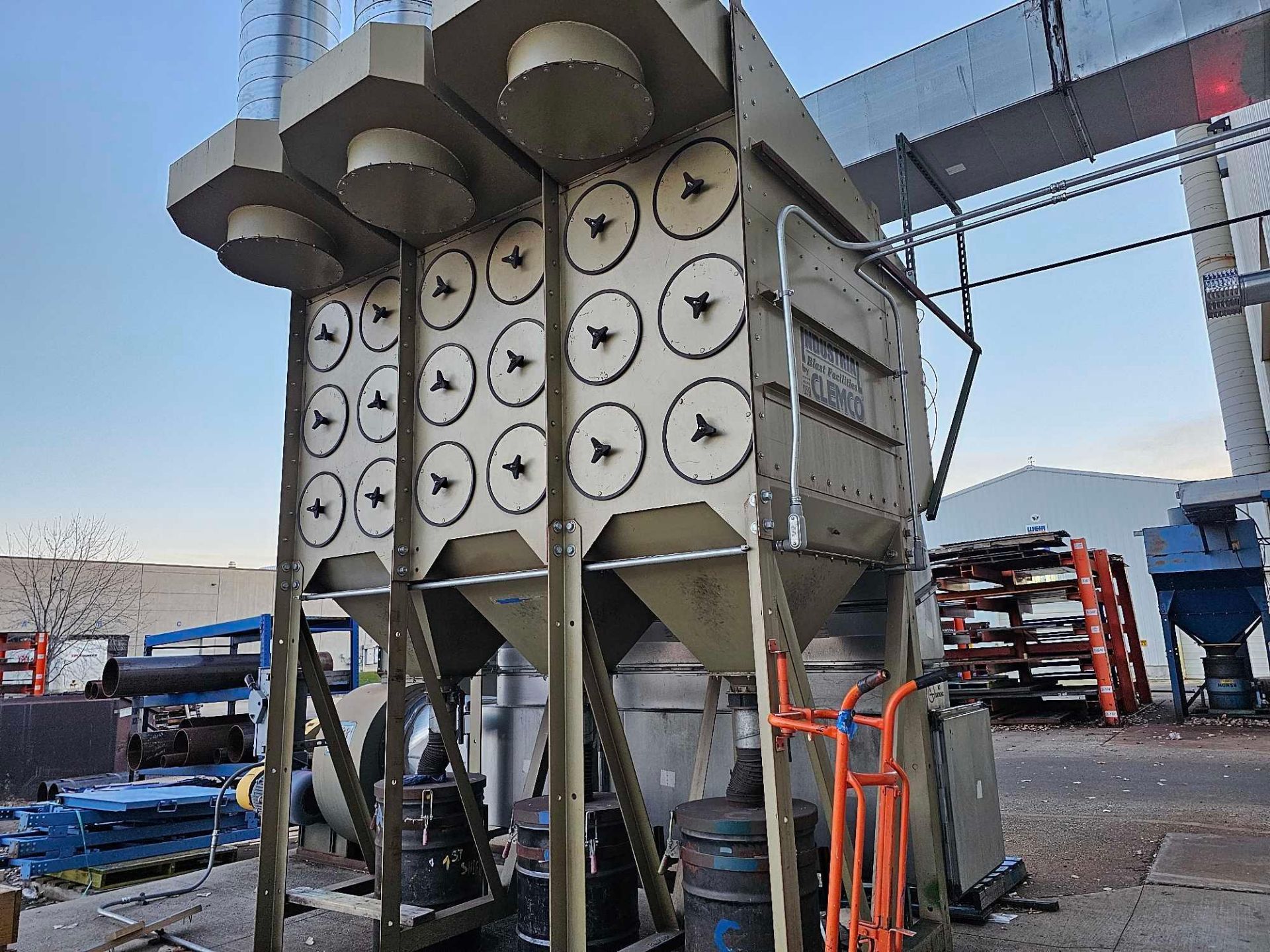 GFS BLASTING BOOTH 16'W X 34'L X 17'9"H OVERHEAD CRANE SLOT ALLOWS ...