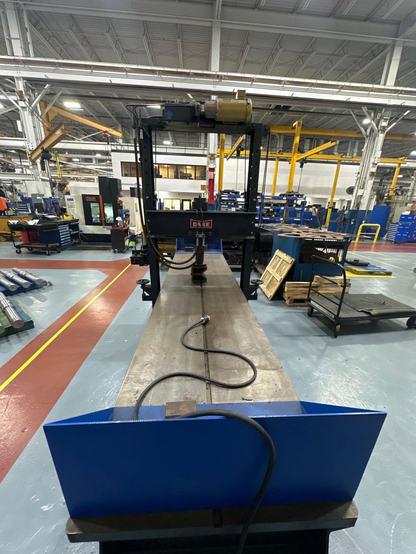 DAKE HYDRAULIC MOVABLE FRAME STRAIGHTENING PRESS WITH TABLE