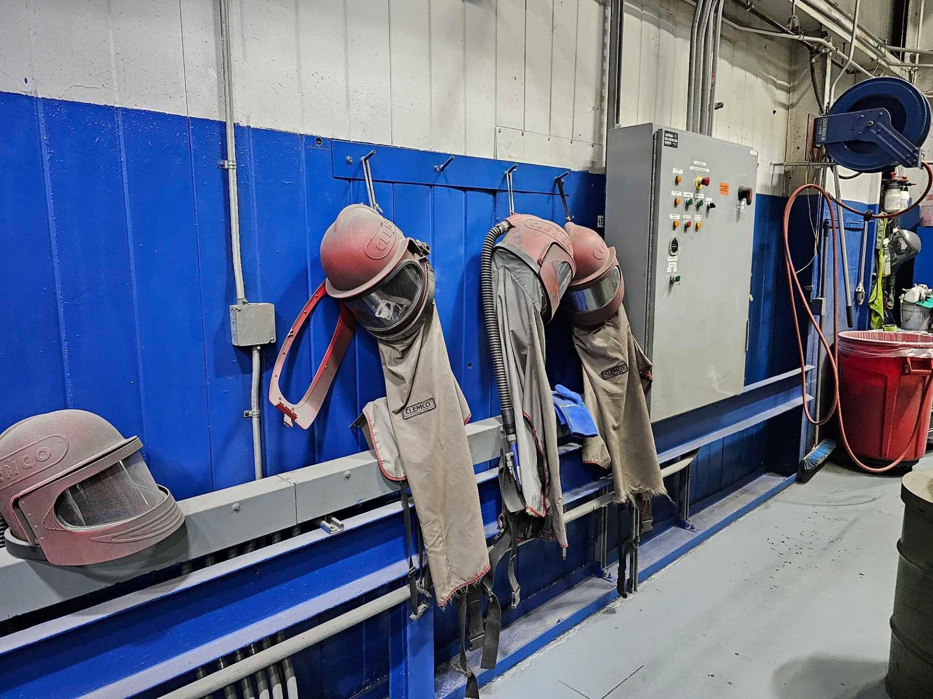 GFS BLASTING BOOTH 16'W X 34'L X 17'9"H OVERHEAD CRANE SLOT ALLOWS ...