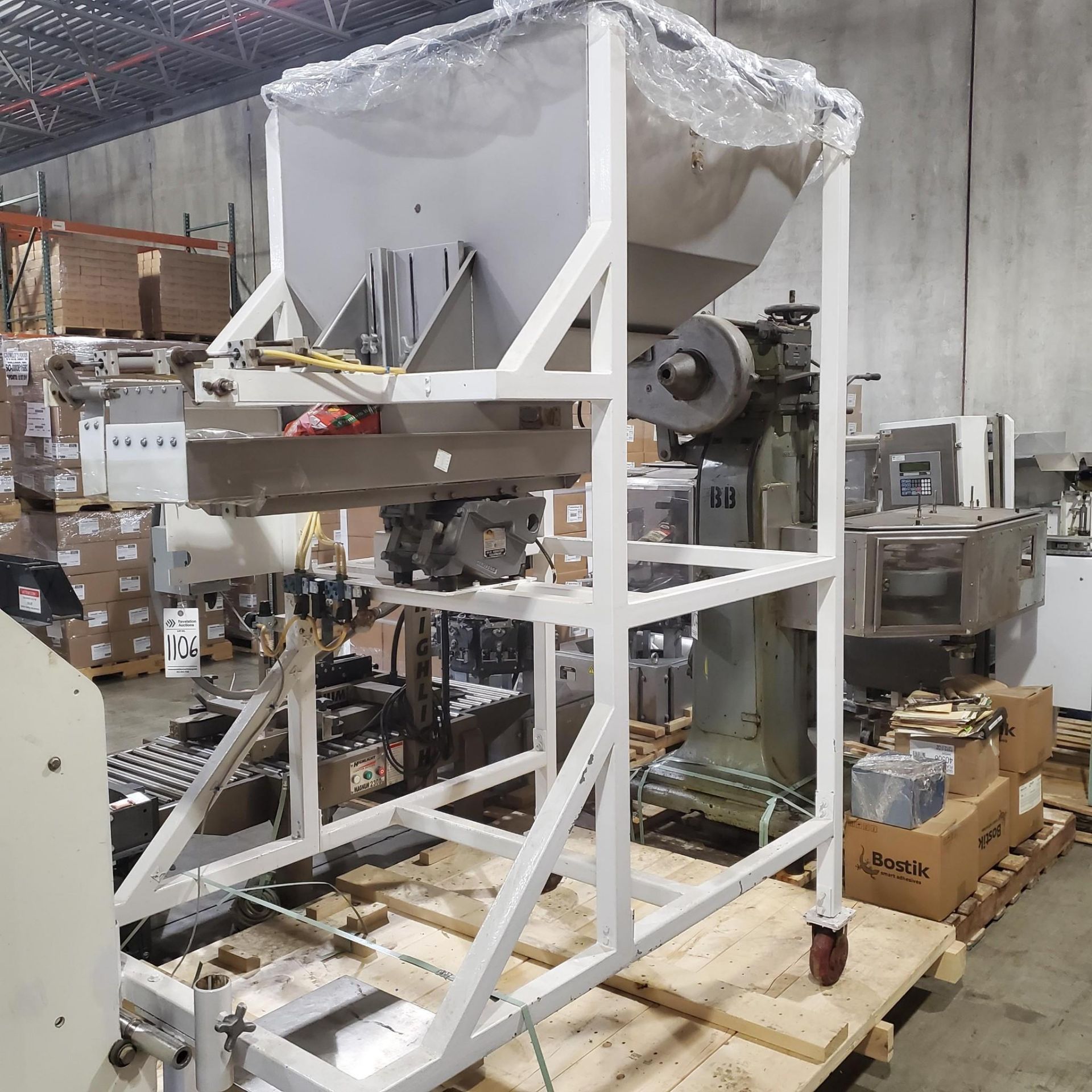 VC500 SERIES SEMI-AUTO BULK FILLER PRODUCT IS FED INTO THE HOPPER AND ...