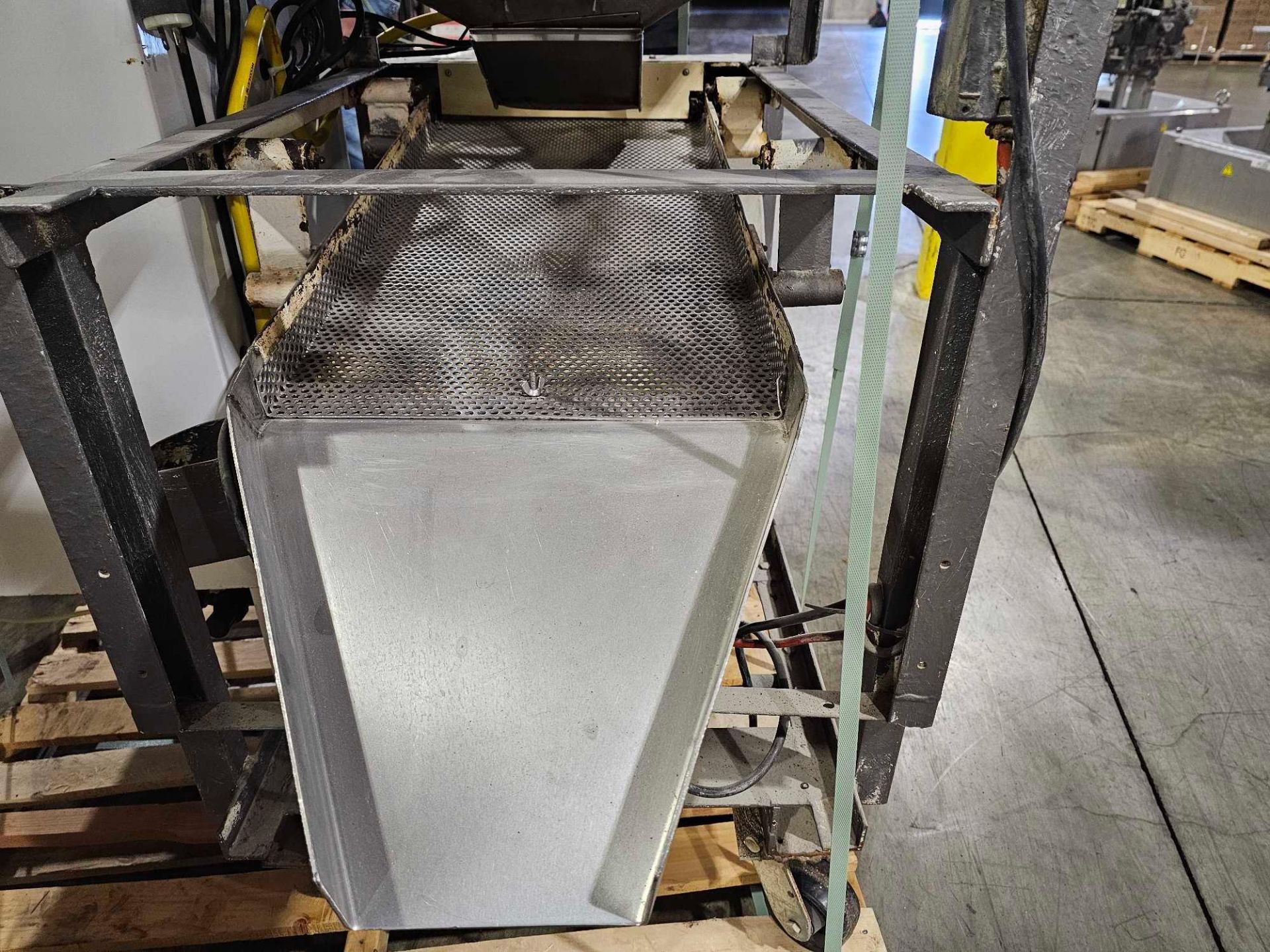 VIBRATING SCREEN FEEDER WITH HOPPER VIBRATING SCREEN FEEDER REMOVES ...