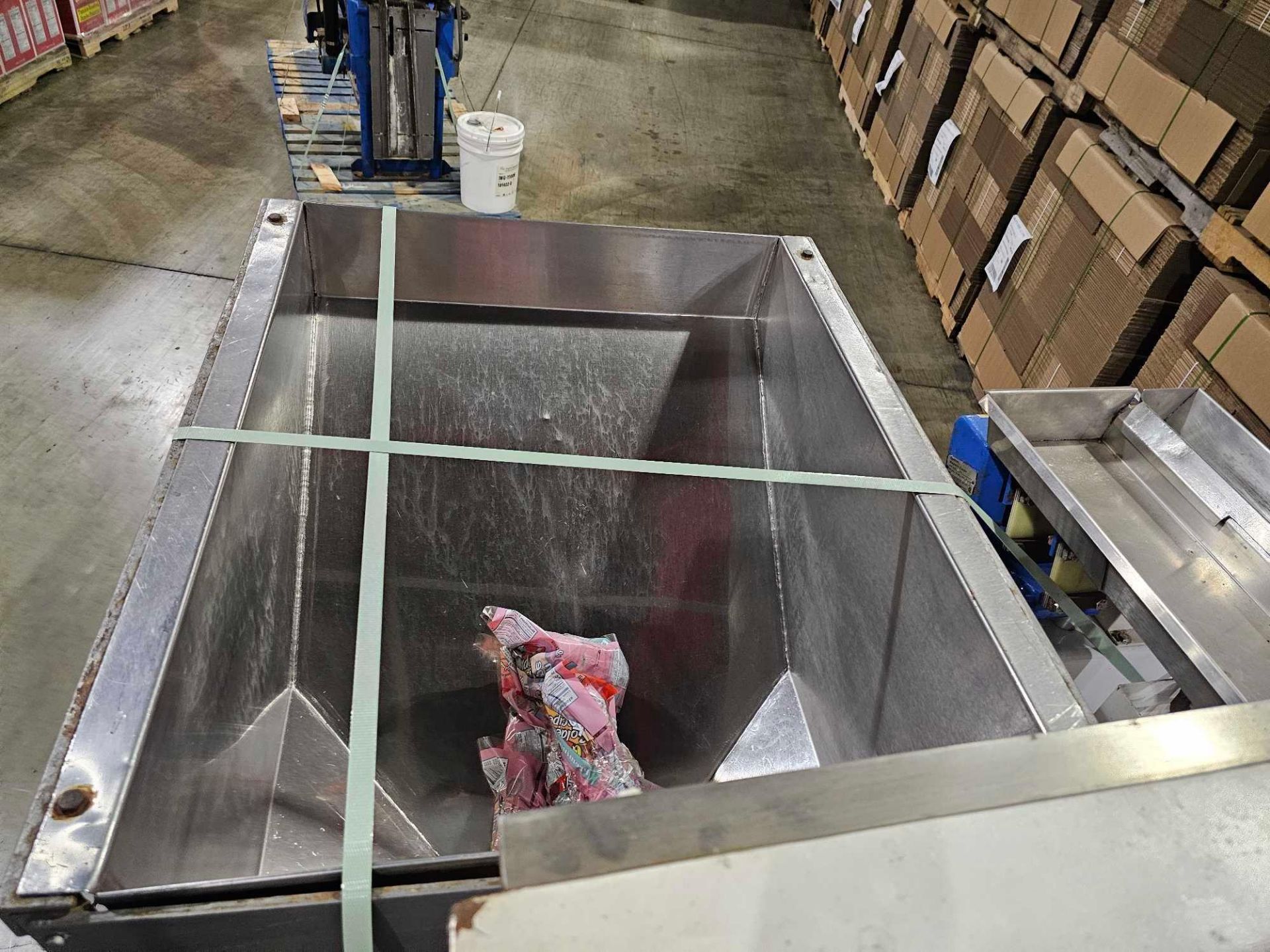 VIBRATING SCREEN FEEDER WITH HOPPER VIBRATING SCREEN FEEDER REMOVES ...