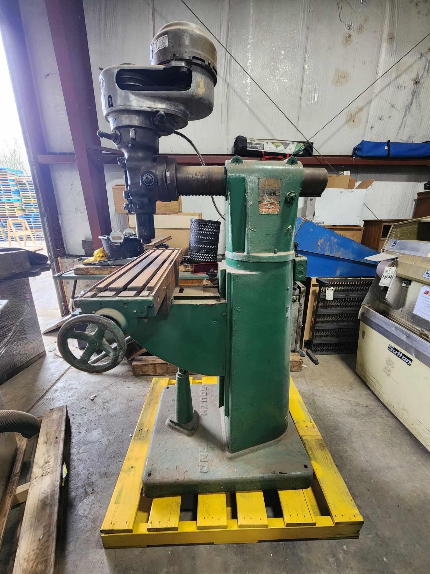 CUSTOM BRIDGEPORT KNEE MILL Item Location - Spring Grove, IL