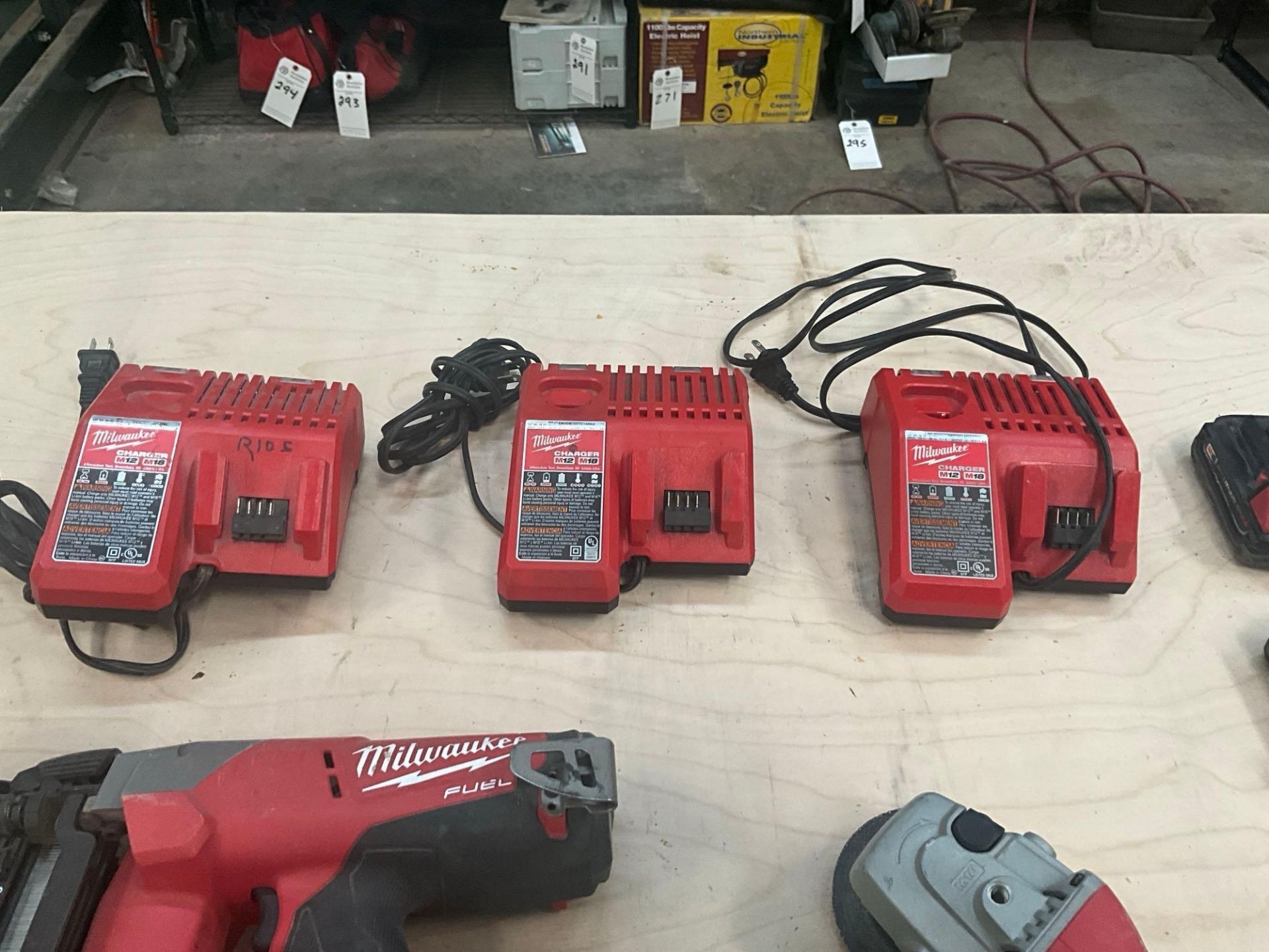 MILWAUKEE CORDLESS POWER TOOL SET 1/4” IMPACT DRIVERS 1/2” DRILL ...