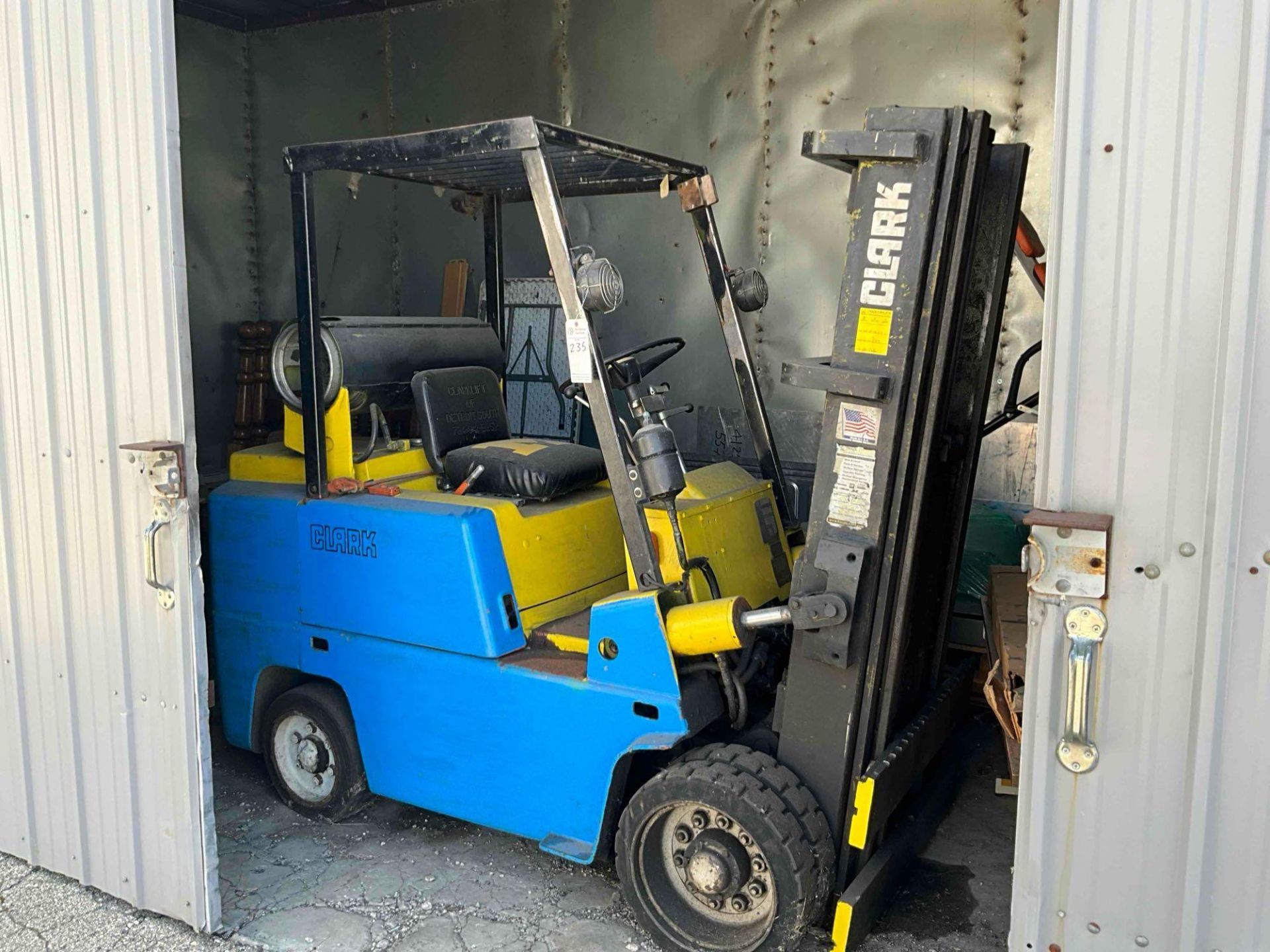 1984 CLARK FORKLIFT MODEL C500-S80 S/N 685-0032-5420FA WEIGHT W/O BATT ...