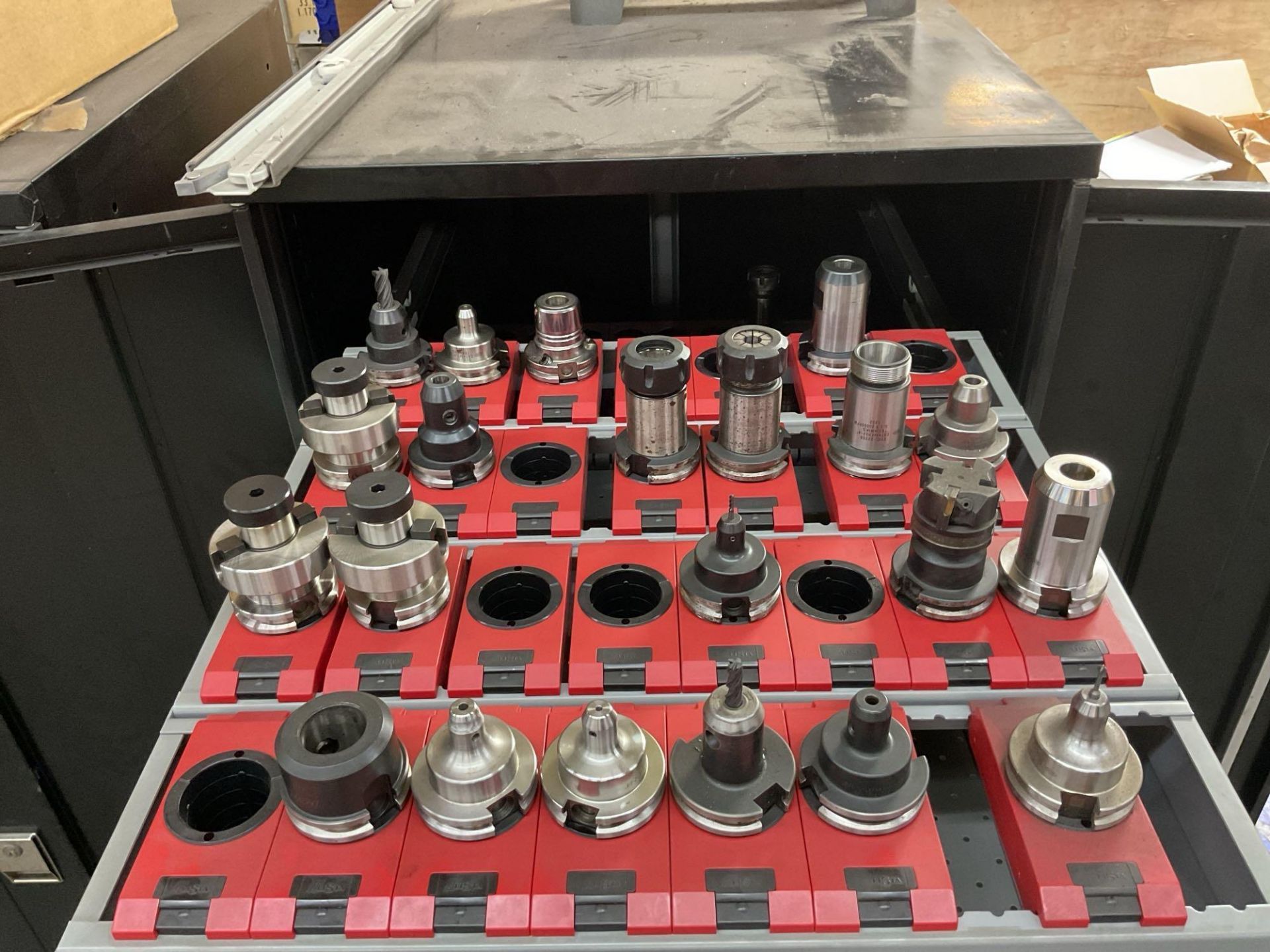 LISTA CAT 40 TOOLING CABINET WITH TOOLING AND ER STYLE COLLETS Lots ...