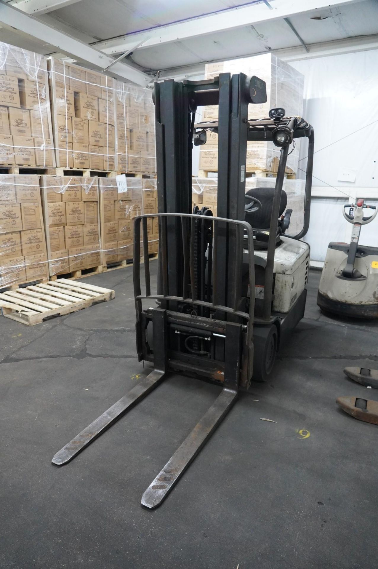 CROWN SC 4500 SERIES 4000 LBS. CAPACITY ELECTRIC FORKLIFT 55F-SSS-A172 ...
