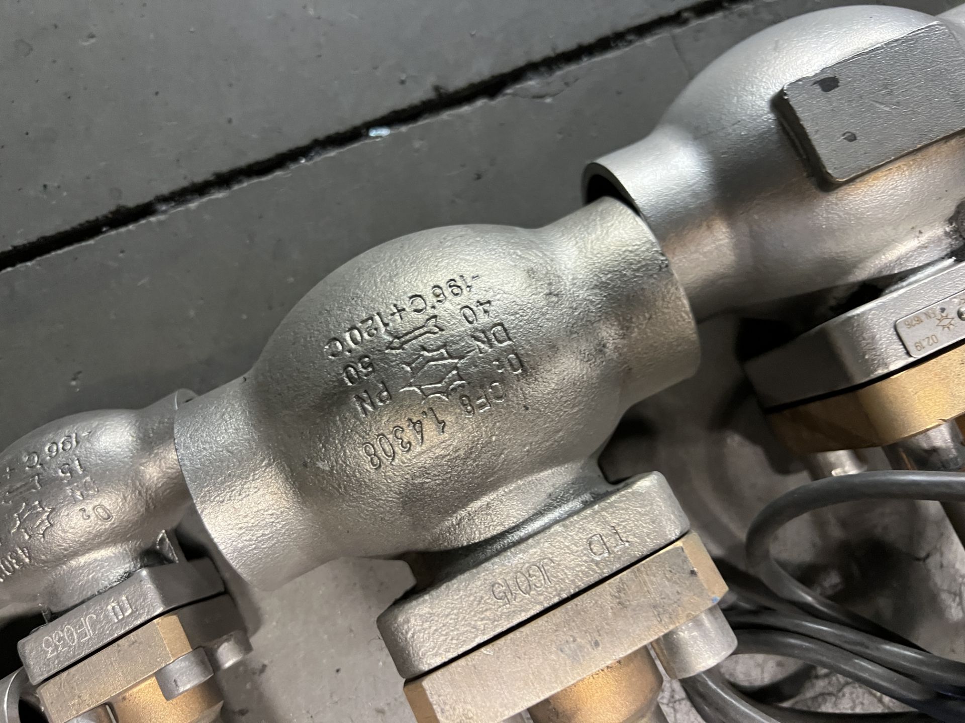 [LOT] Valves, Including (1) Fishers control valve, + (15) various sizes ...