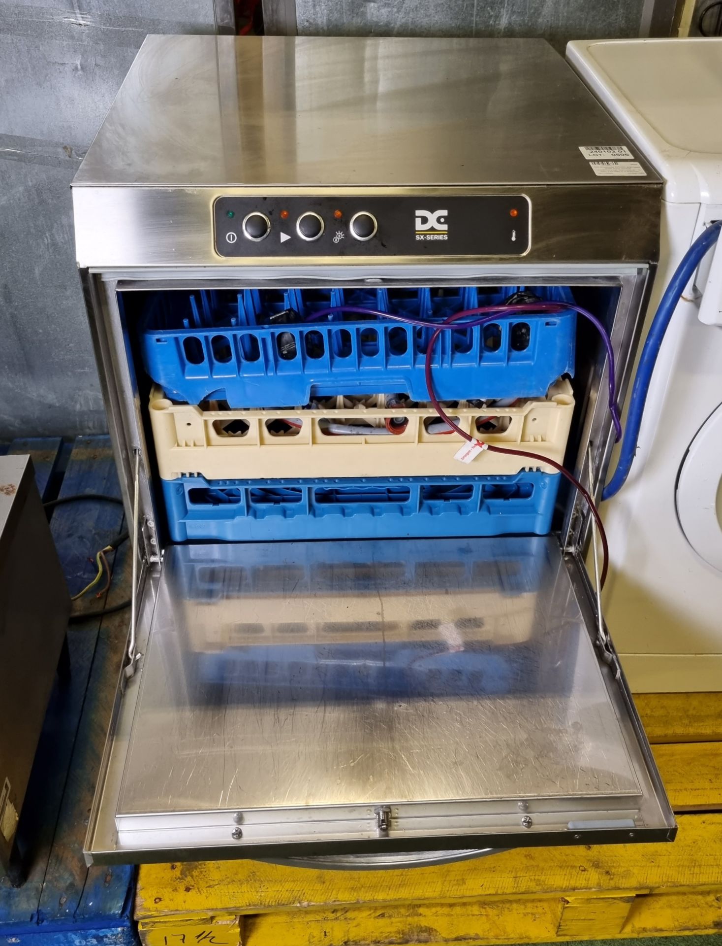 DC Products SXD50 stainless steel front control undercounter dishwasher ...