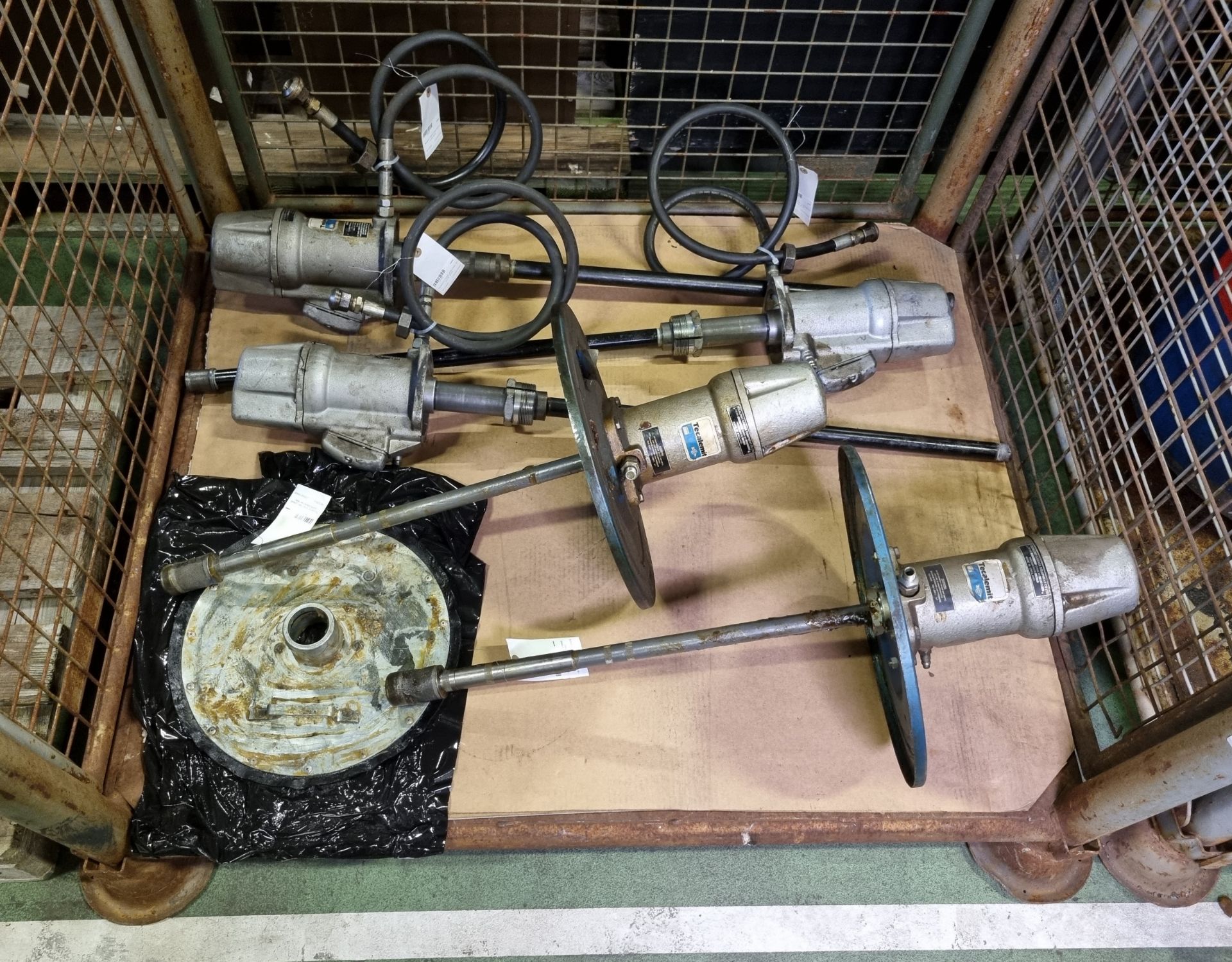 3x Tecalemit 79006 pneumatic oil pump lances 2x Tecalemit pneumatic ...