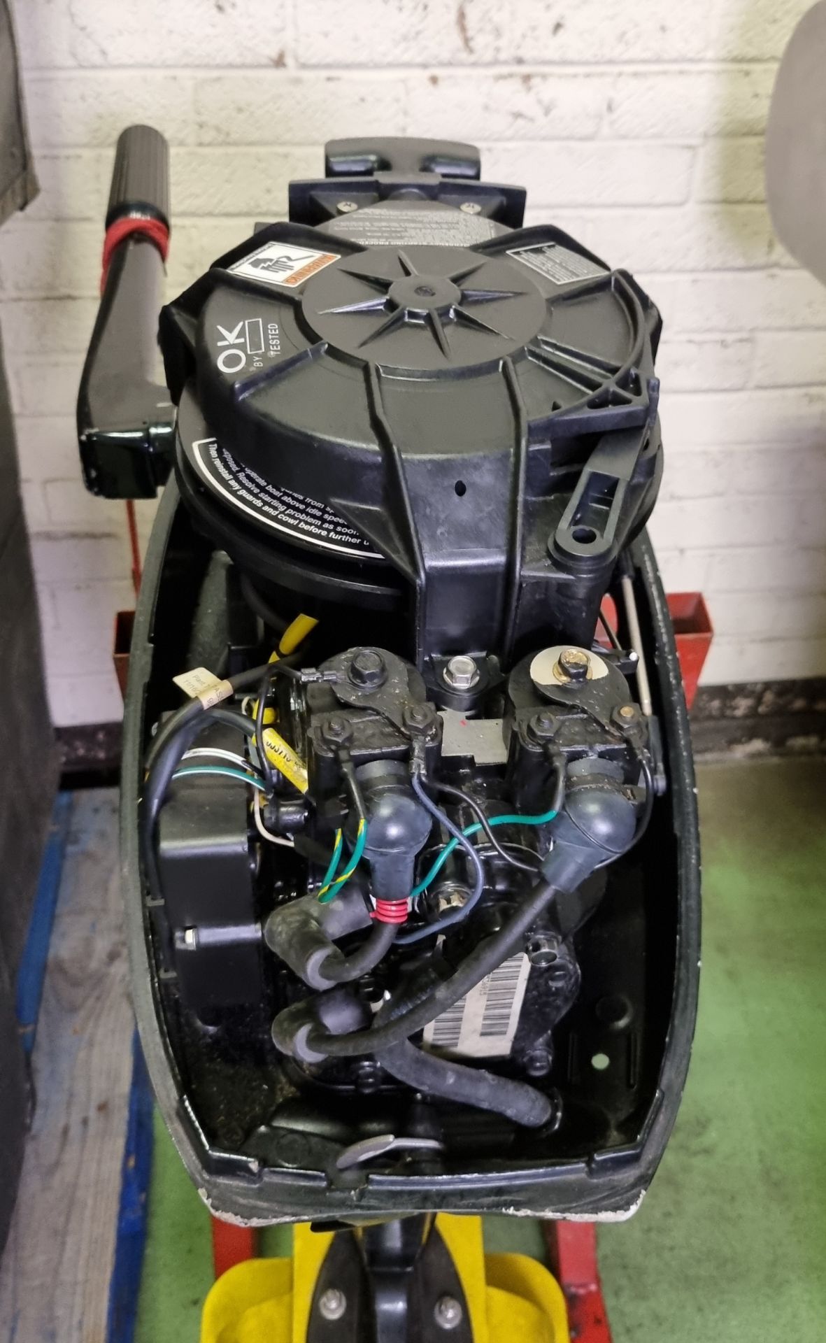 Mariner 15 HP outboard motor on stand - Serial No: OP536915